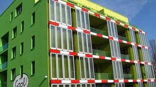 World’s First Algae-Powered Building Opens Its Doors - Concrete Playground