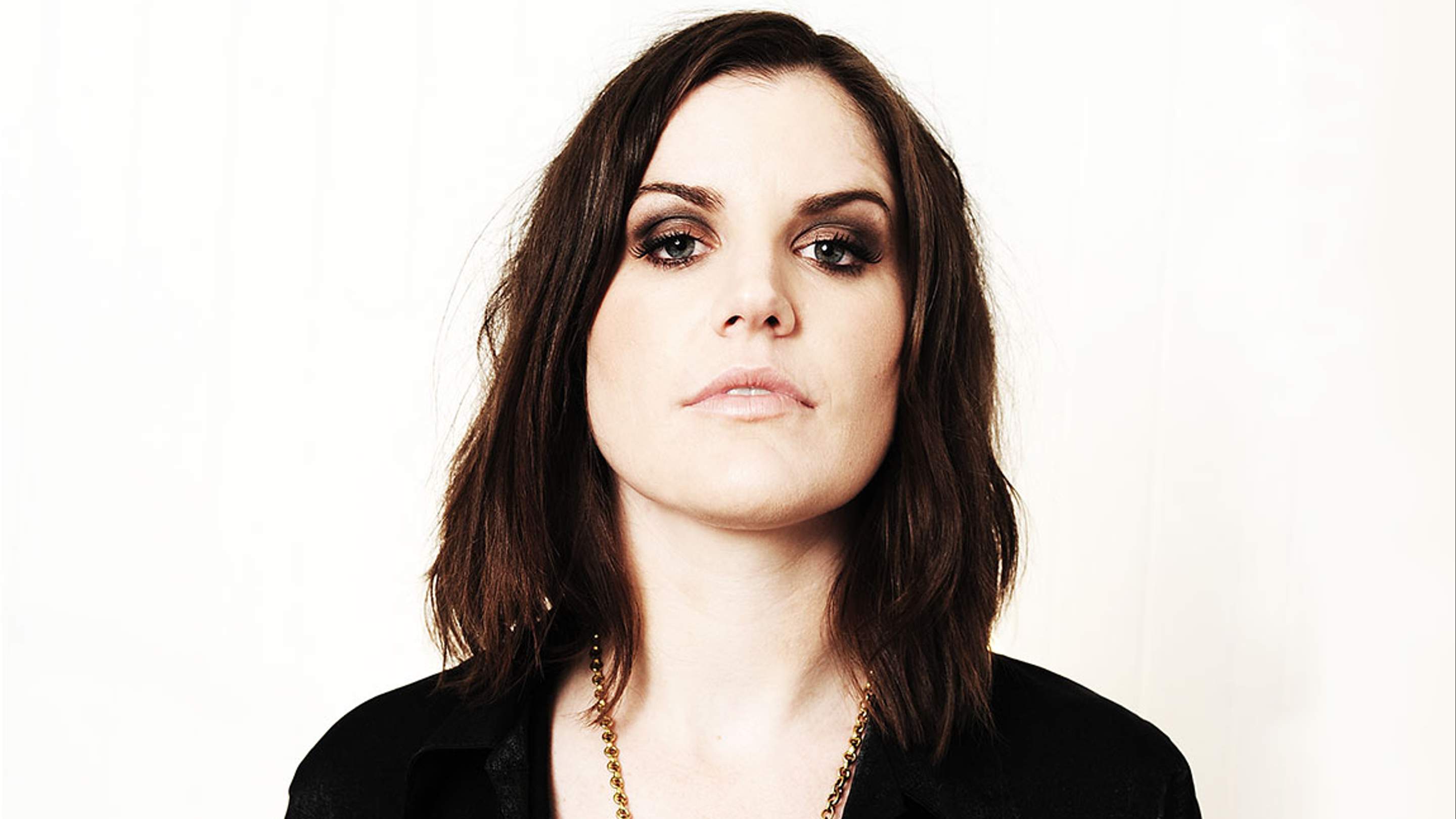 Abbe May - Concrete Playground