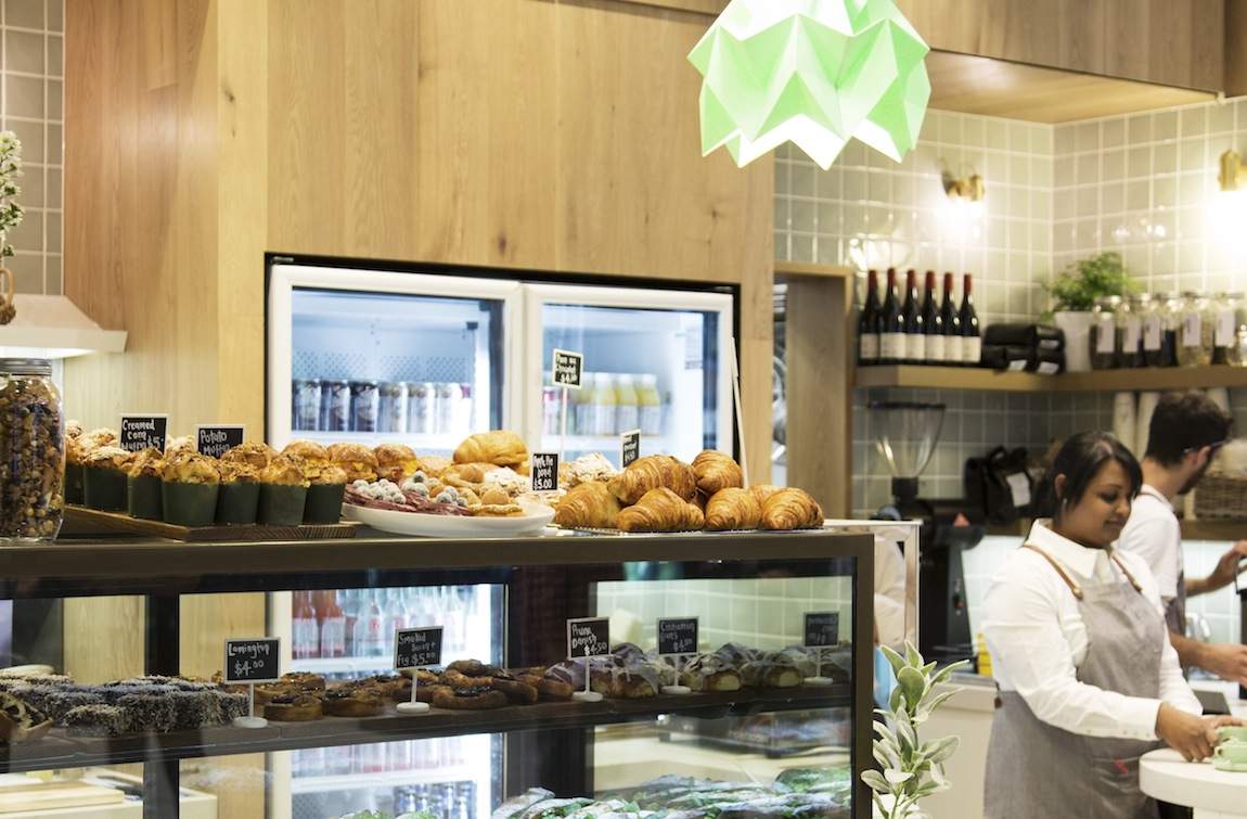 Long Shot, Docklands Review