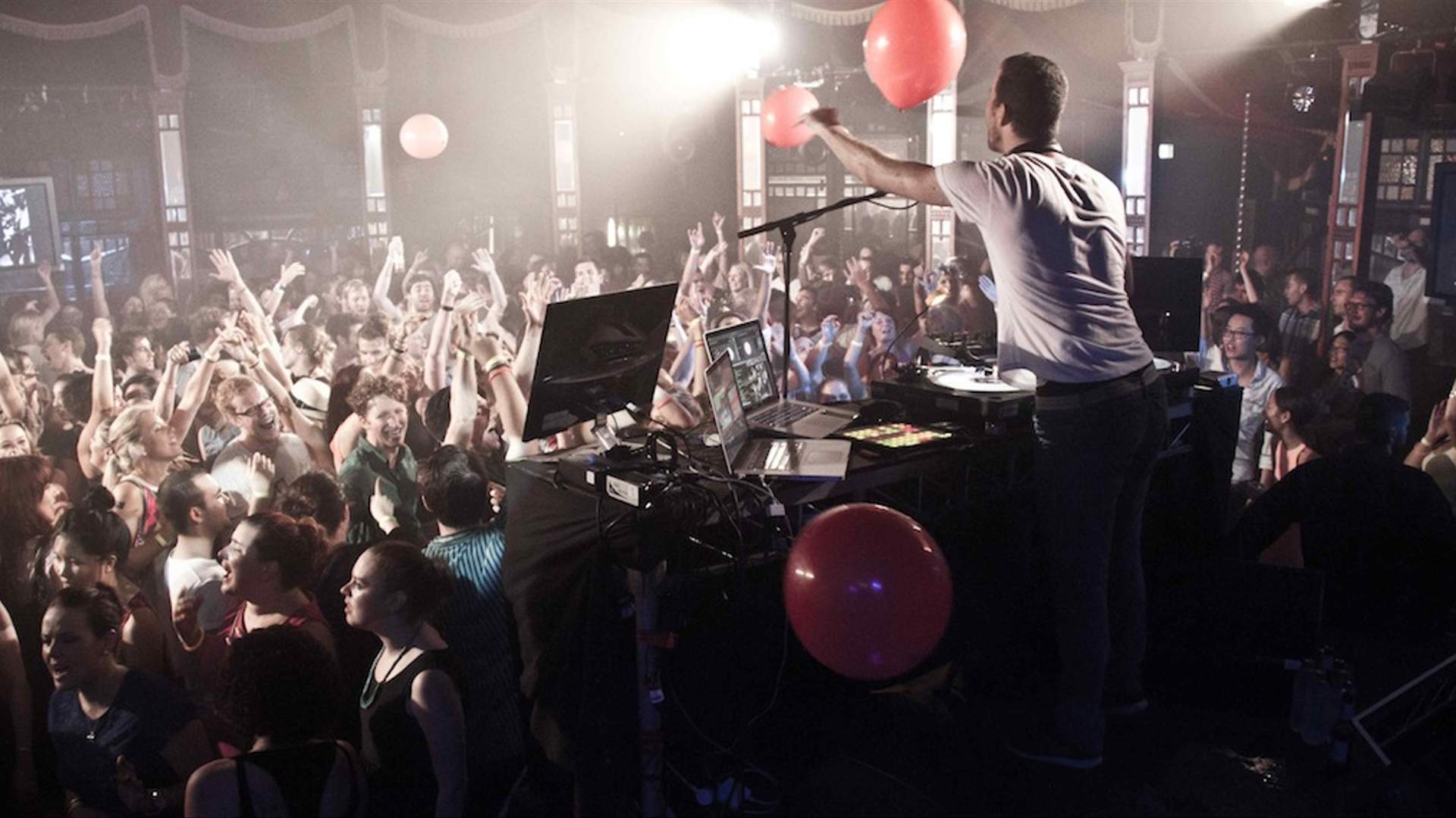 Hot Dub Time Machine Sets Off on Nationwide Tour - Concrete Playground