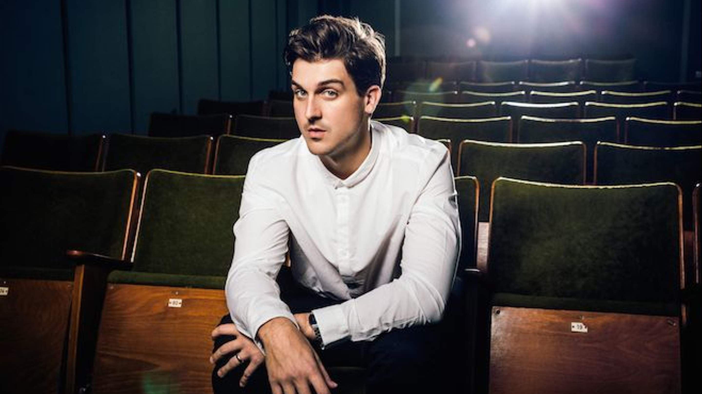 Andy Bull Talks DIY Production, Staying Sane and Second Album Pressure ...
