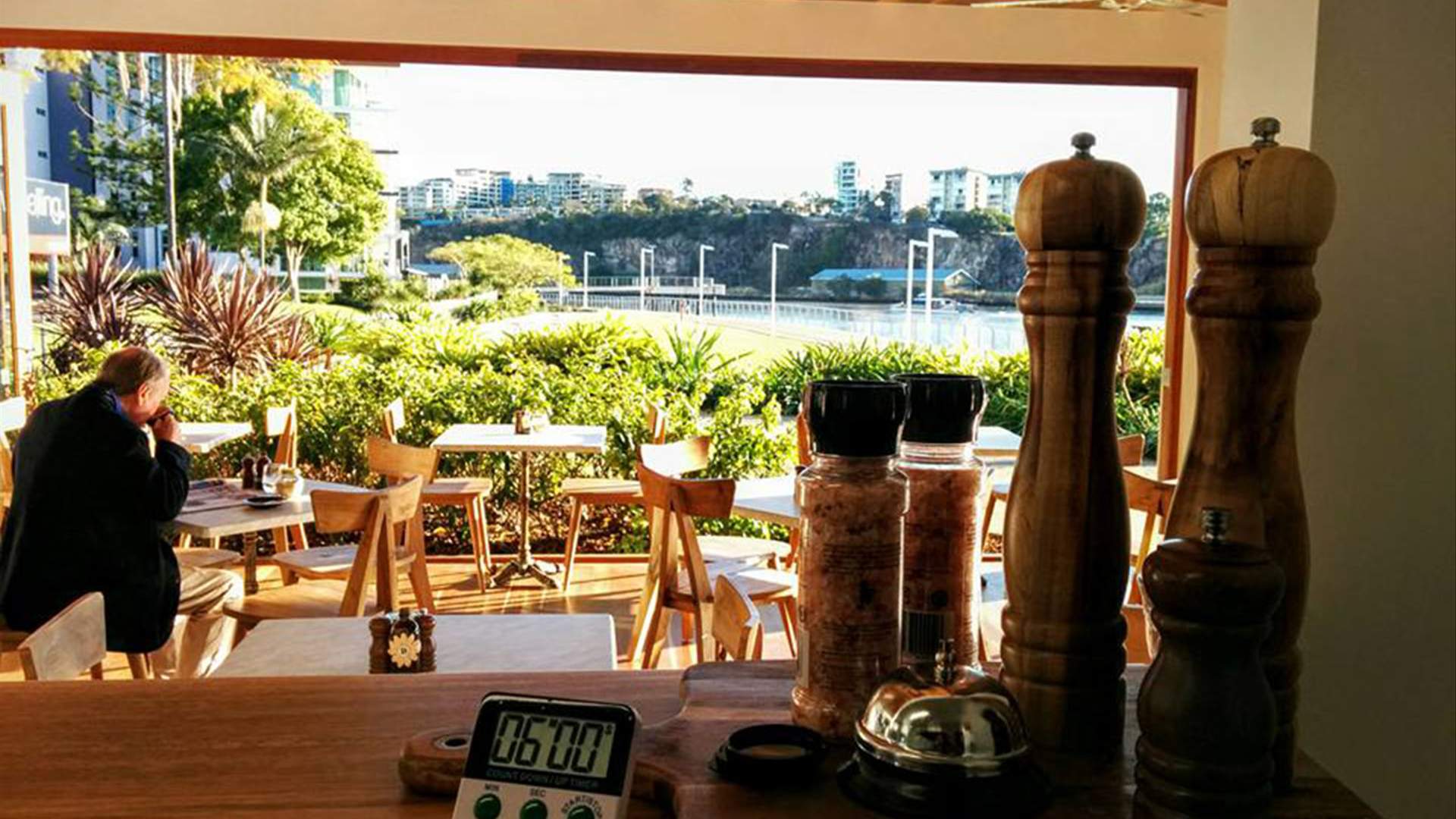 Medley Cafe & Restaurant, Kangaroo Point Review