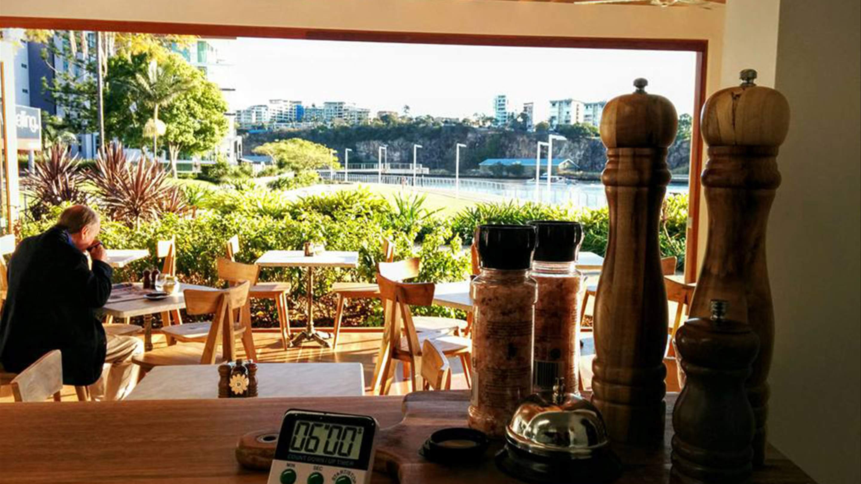 Medley Cafe & Restaurant, Kangaroo Point Review
