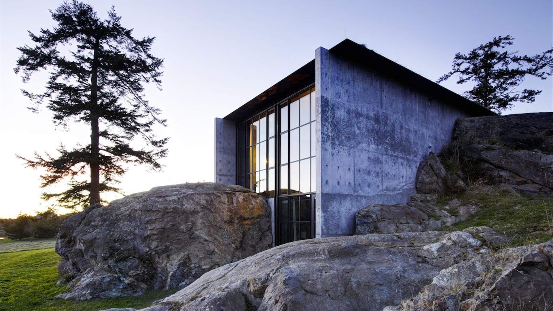 Superhouse: Architecture and Interiors Beyond the Everyday, Sydney