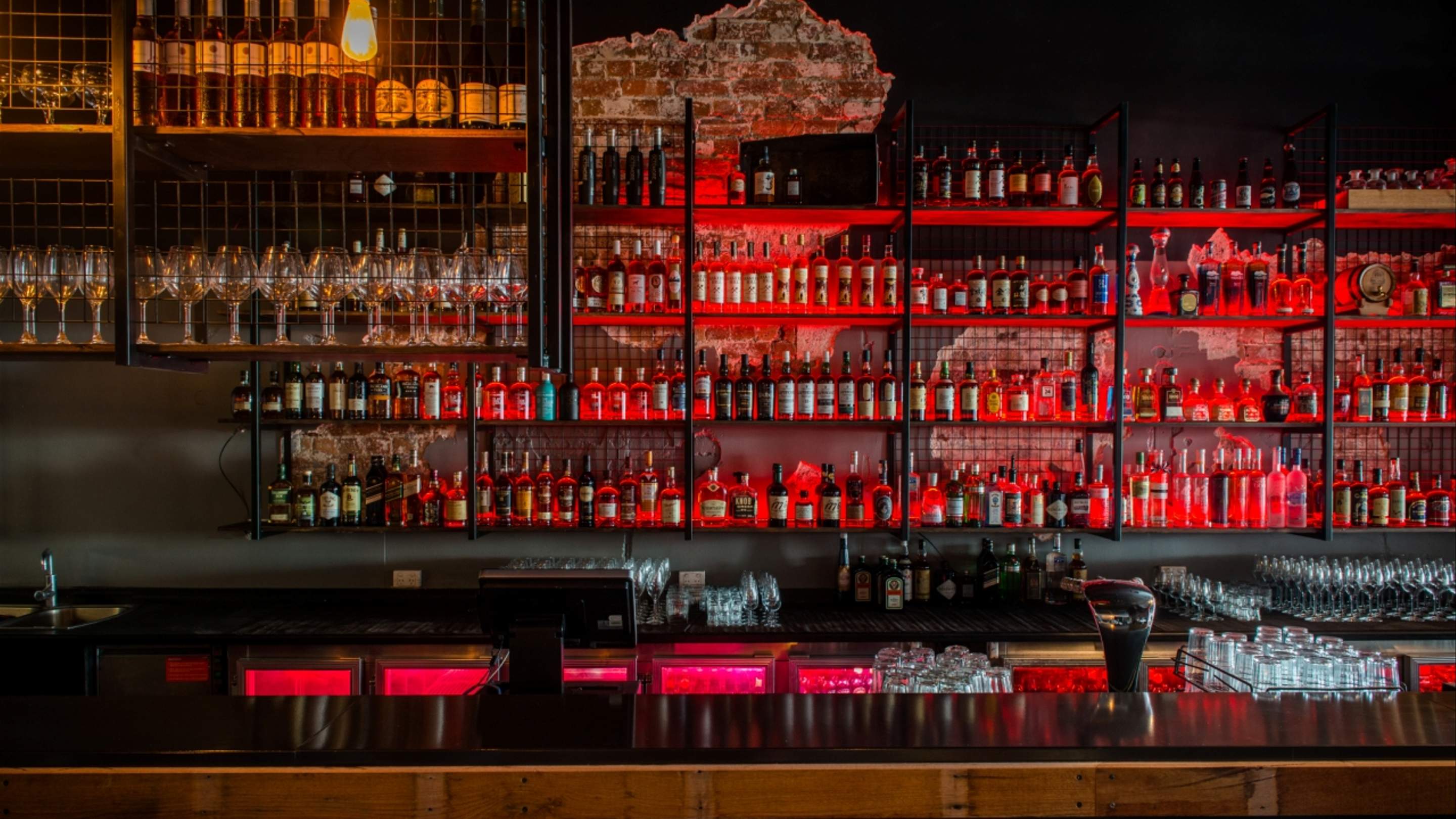Glamorama, Fitzroy Review