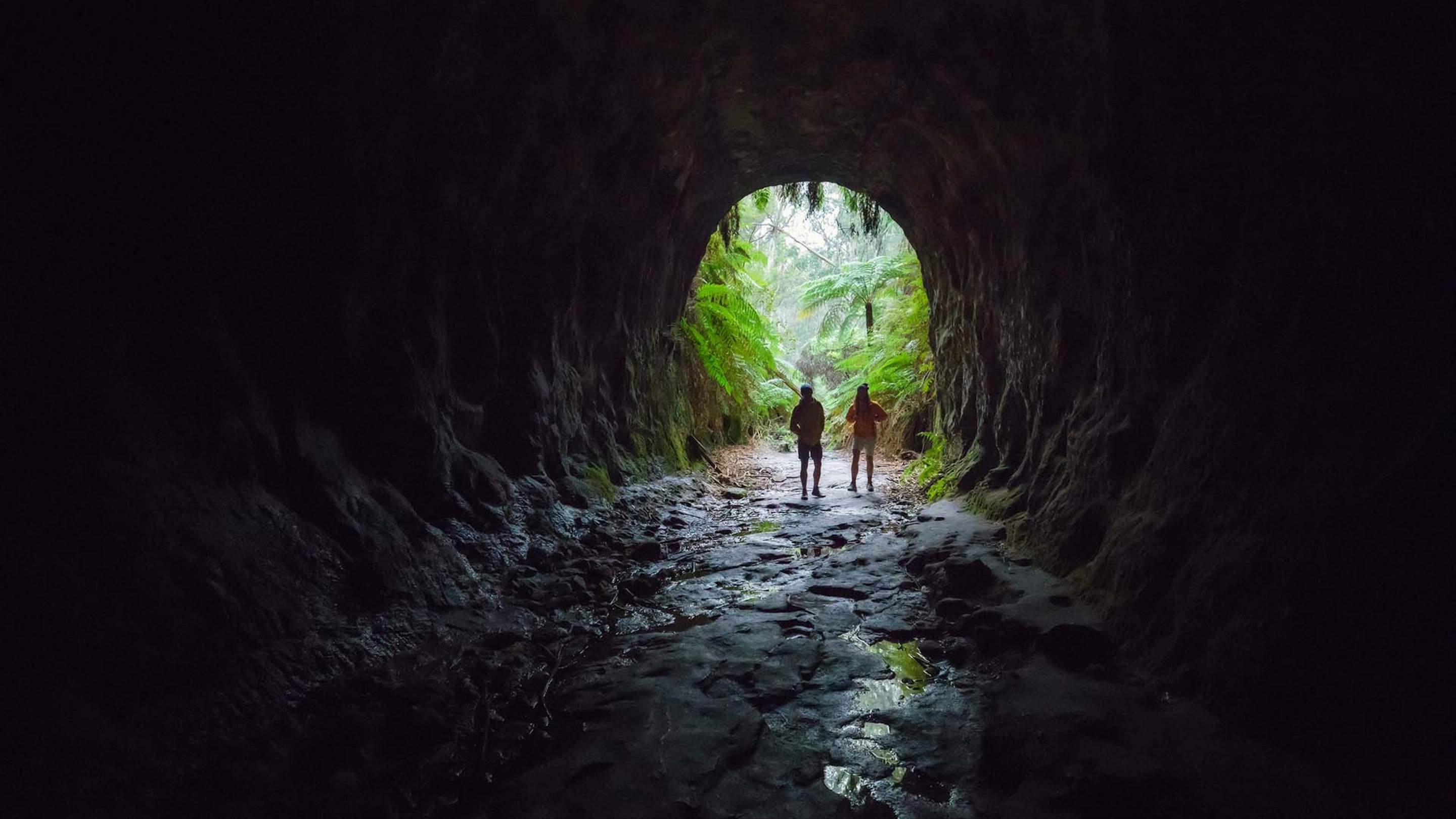 The Ten Best Caves to Visit Near Sydney