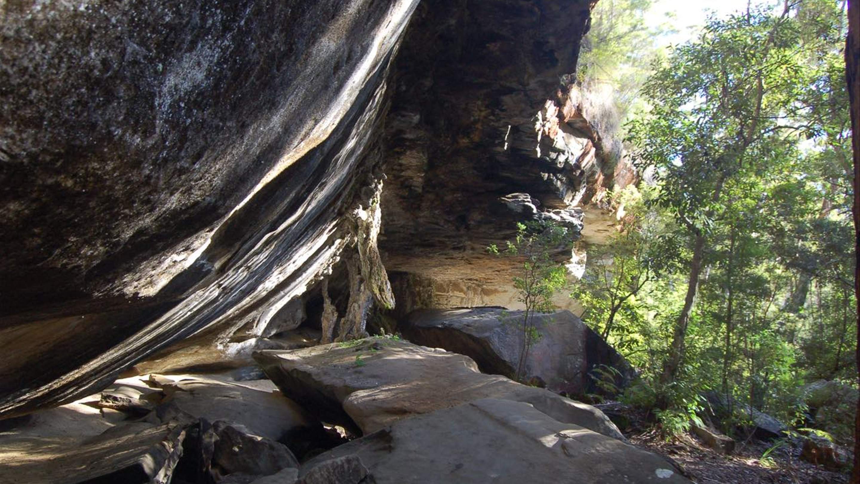 The Ten Best Caves to Visit Near Sydney