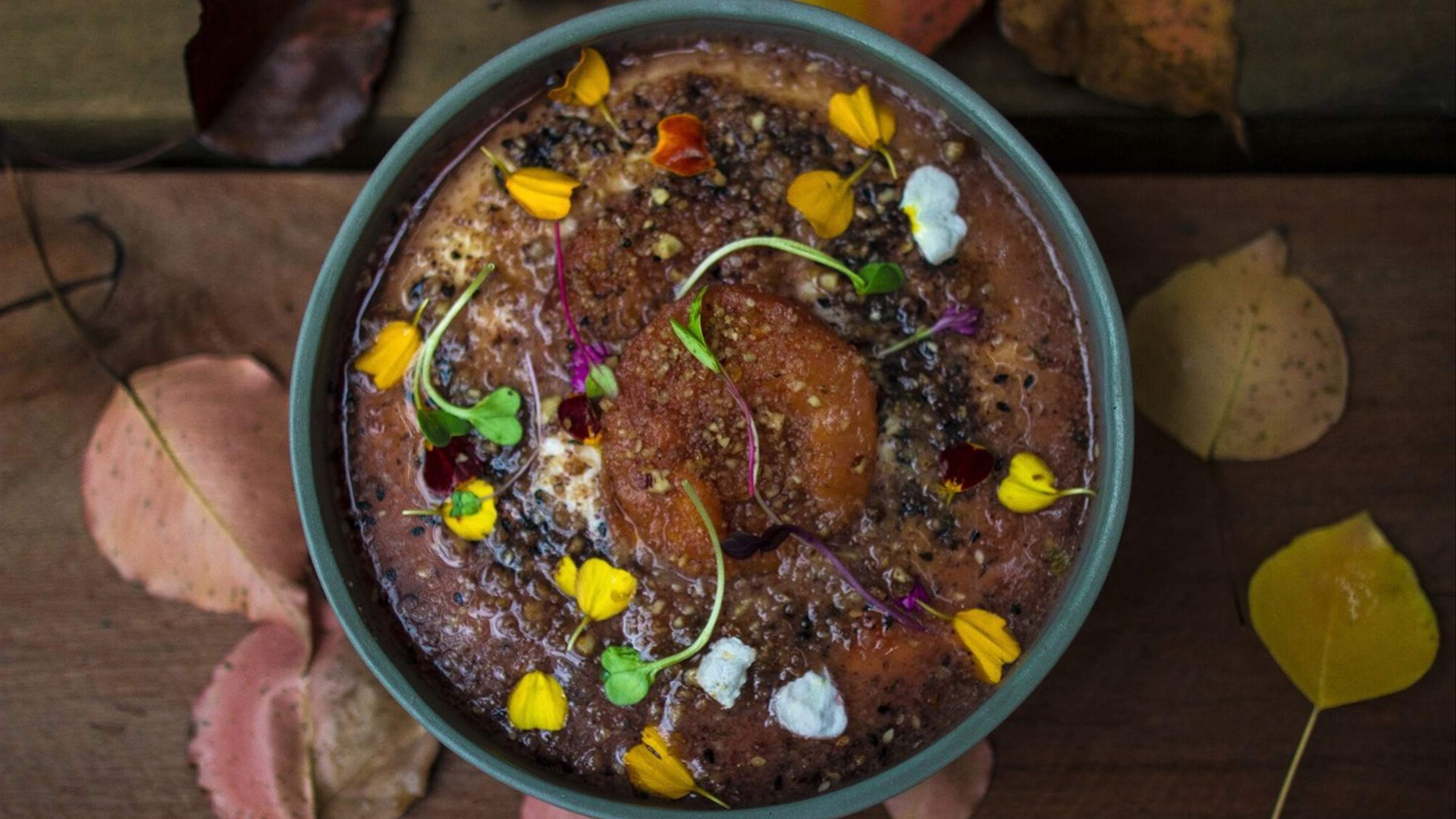 Henry Lee's, Redfern Review