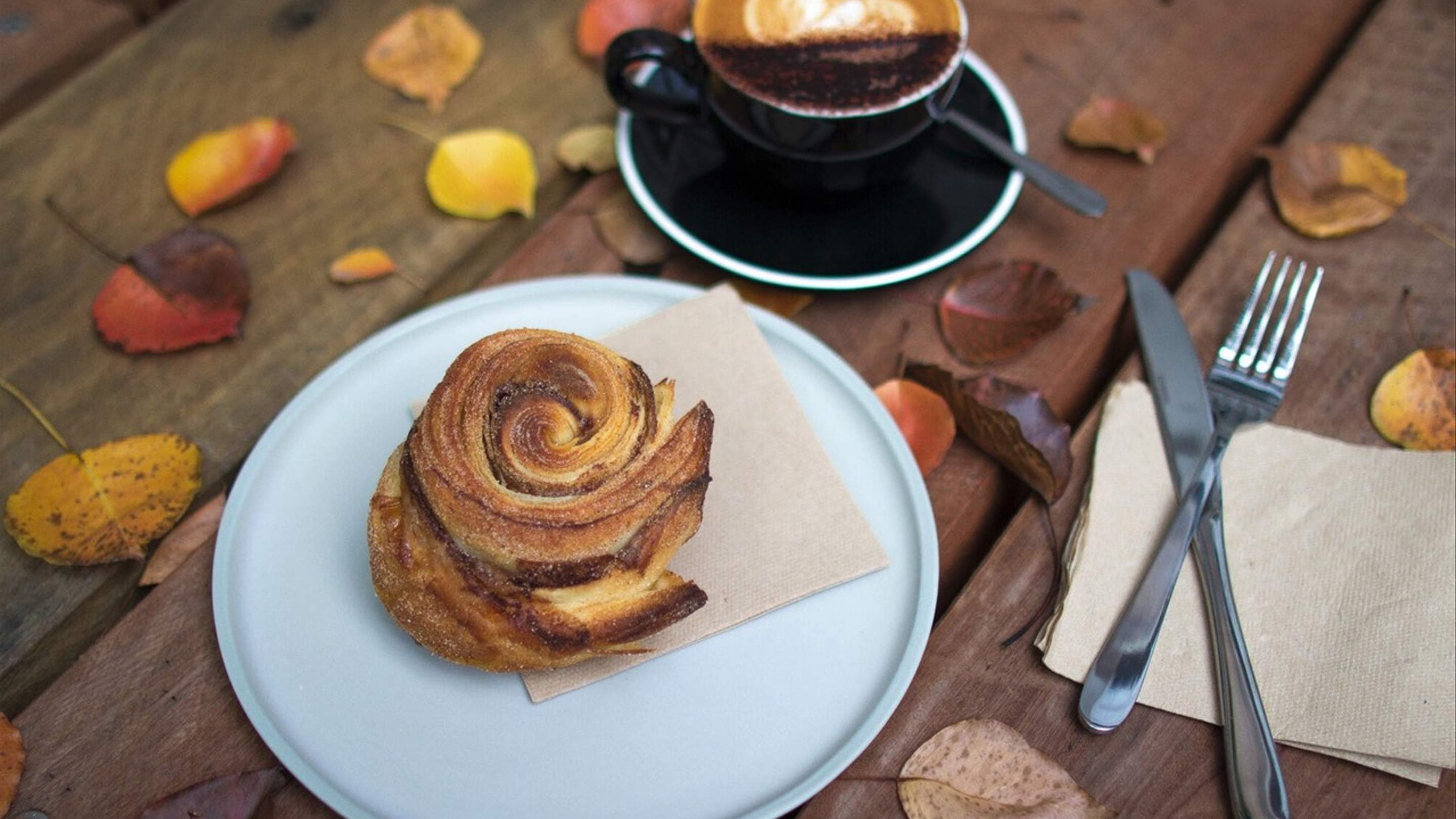 Henry Lee's, Redfern Review