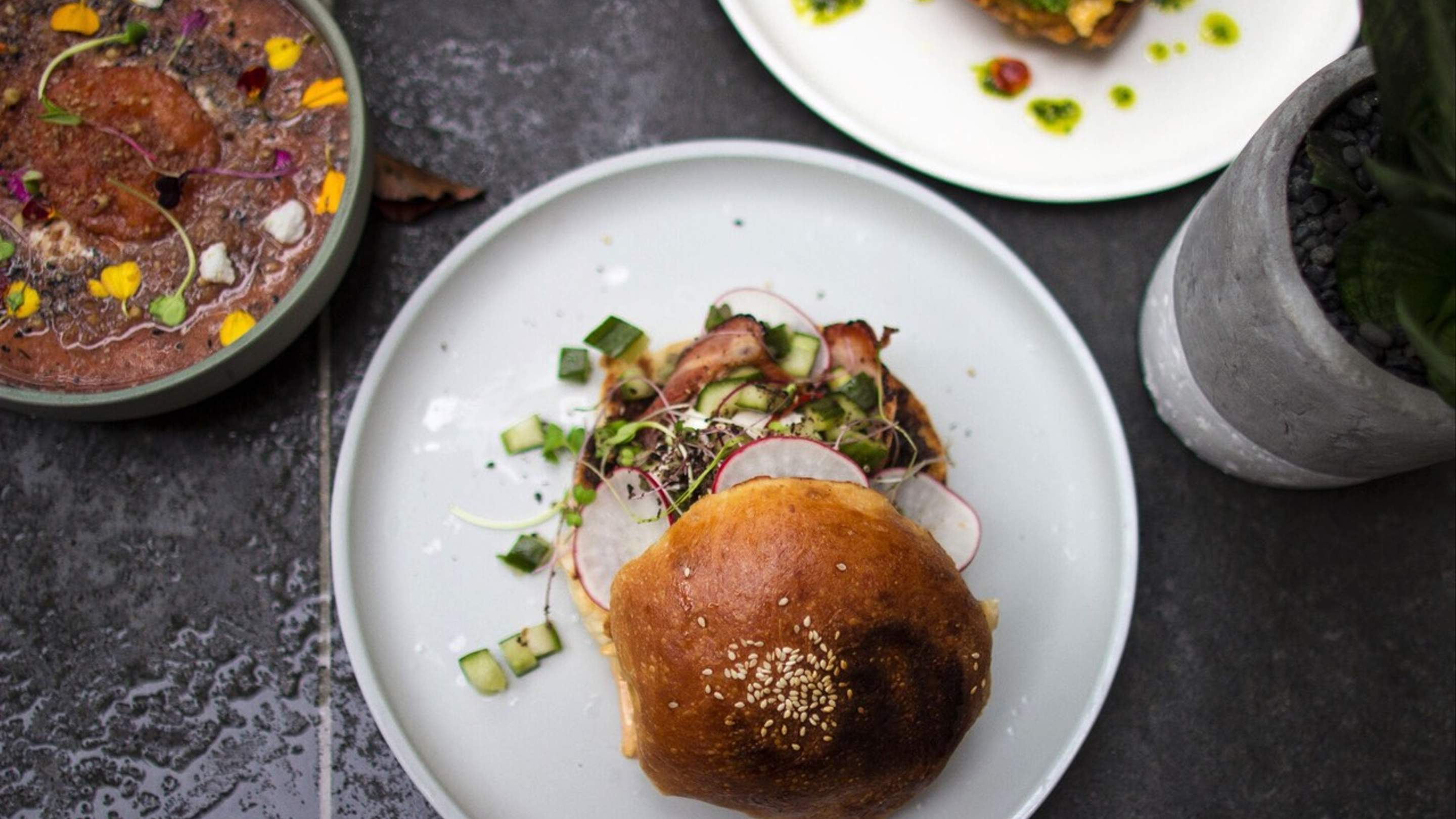 Henry Lee's, Redfern Review