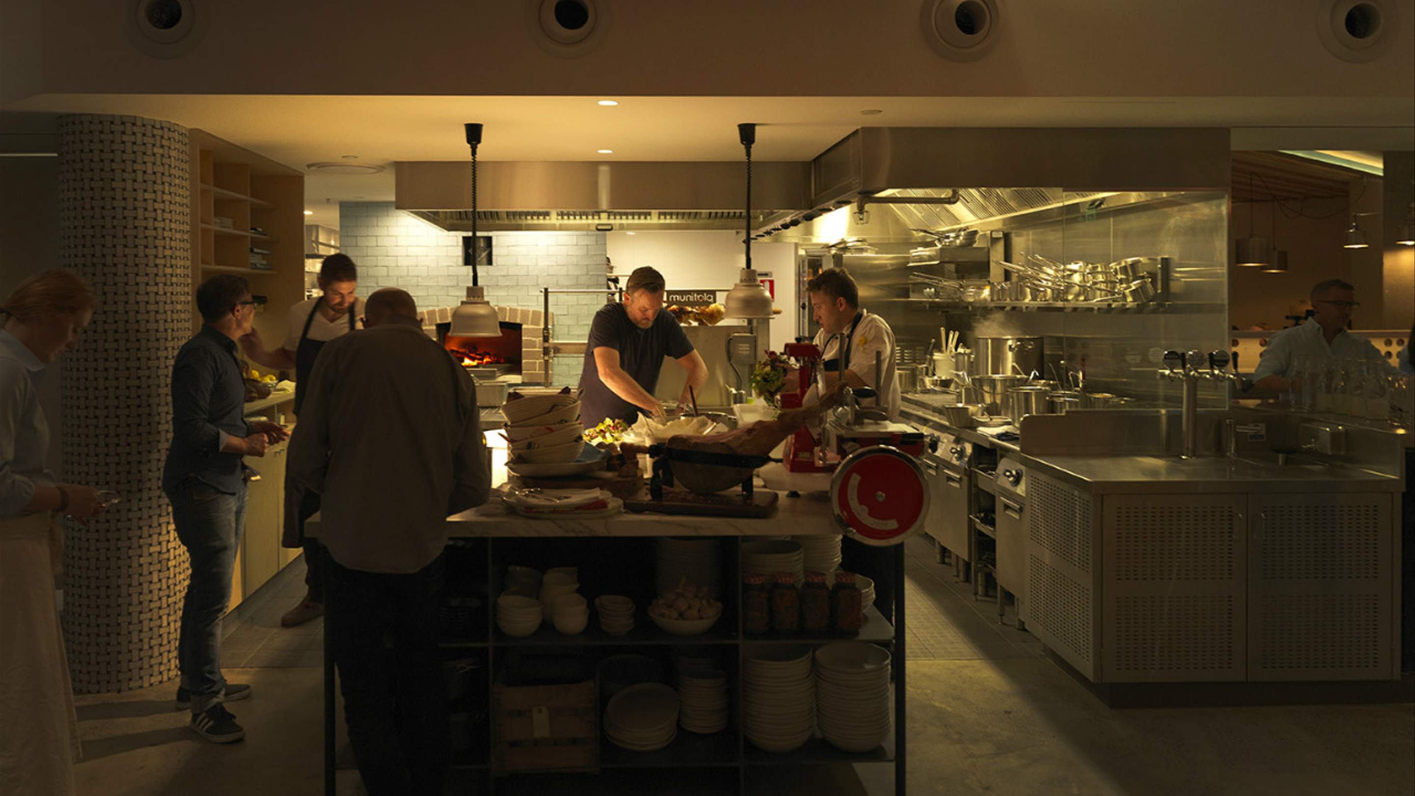 Mike McEnearney's No. 1 Bent Street Opens in Sydney's CBD - Concrete ...