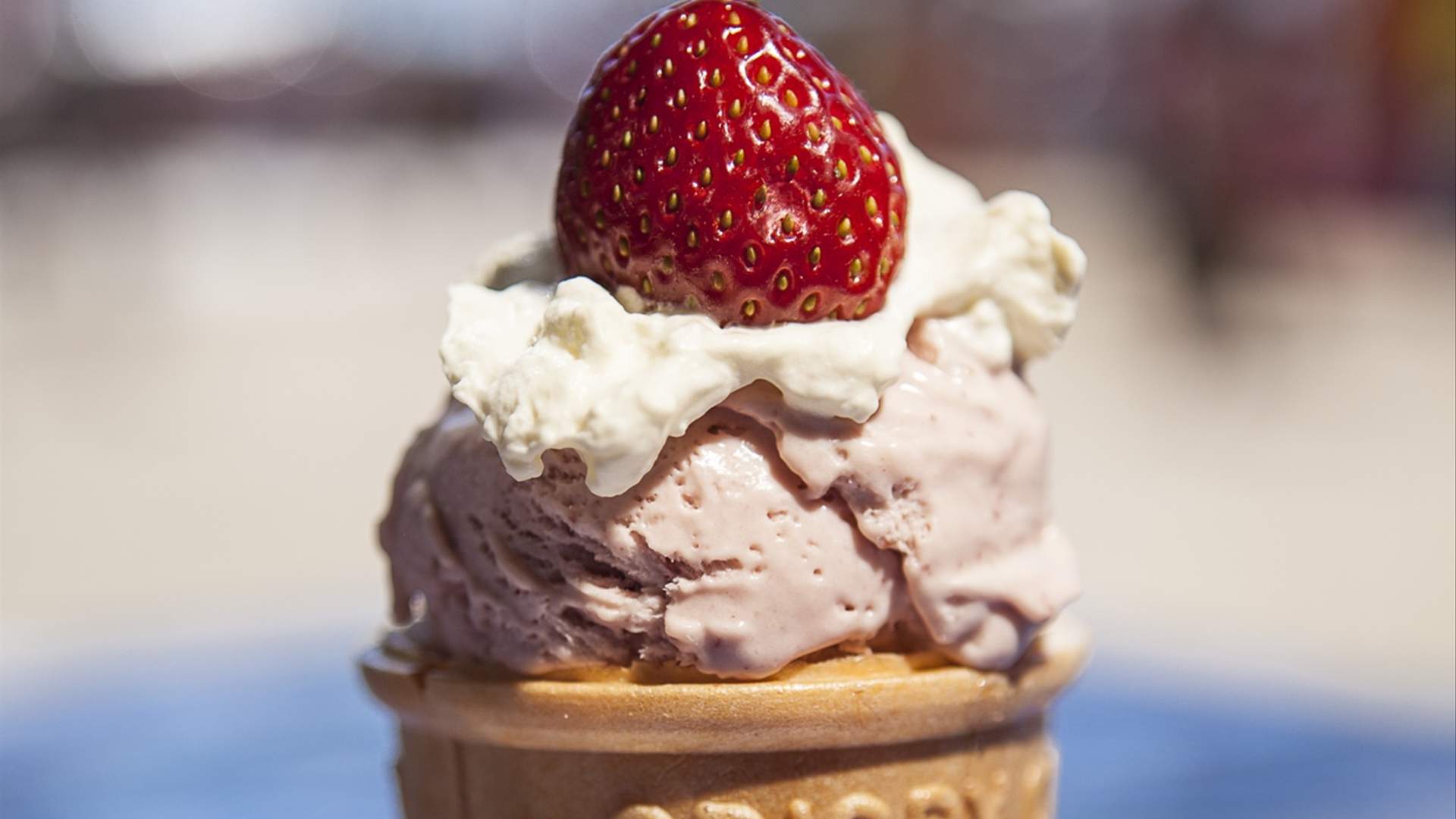 Strawberry Sundae Light Up, Brisbane