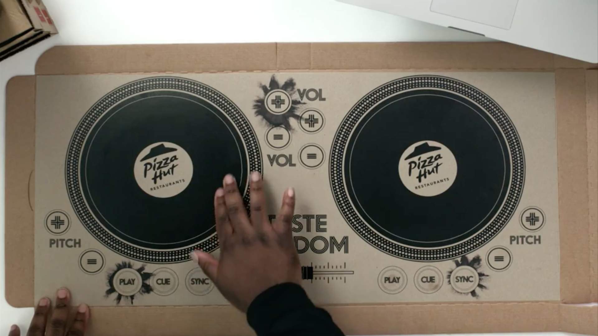 Pizza Hut Has Created the World's First Playable DJ Pizza Box ...