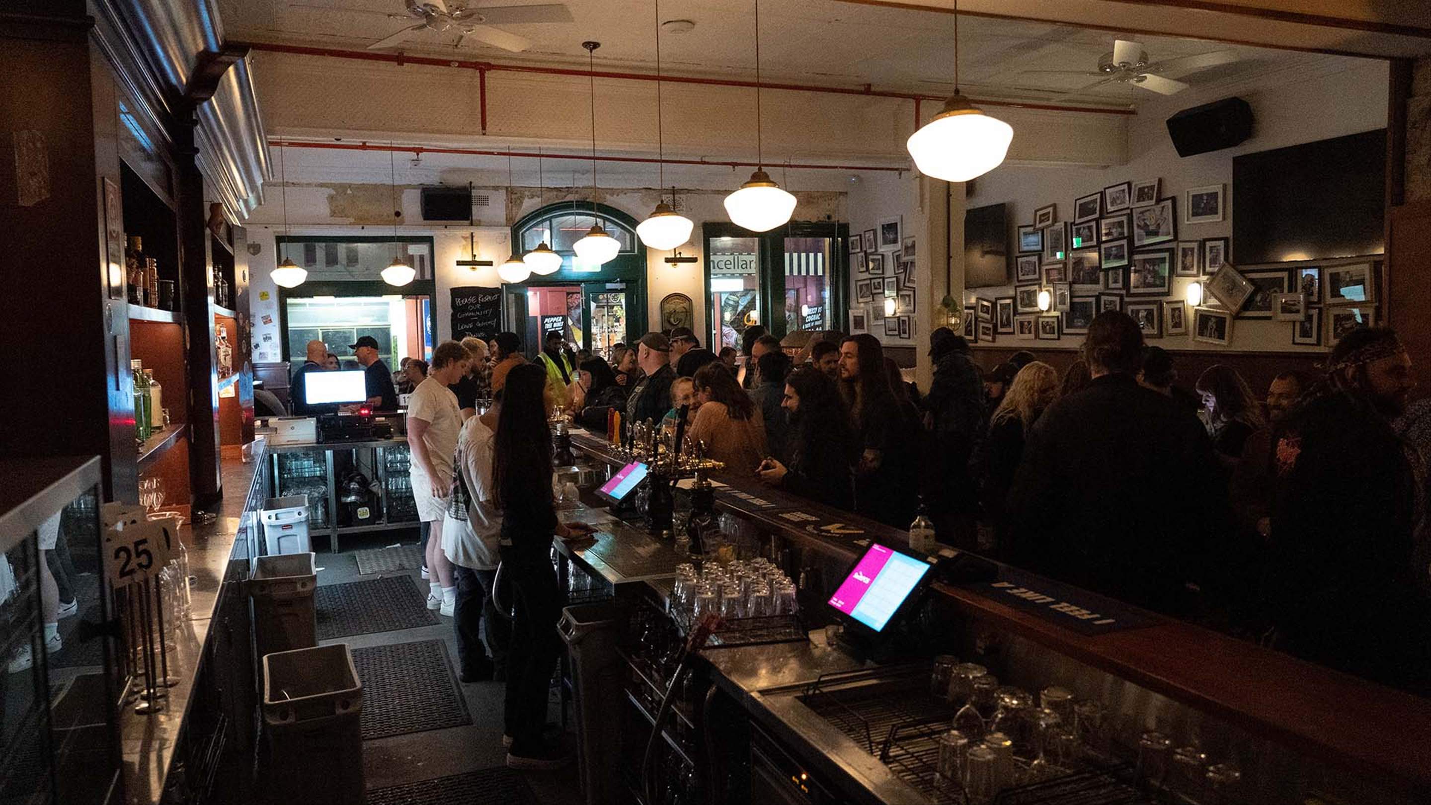 The Lady Hampshire, Camperdown Review