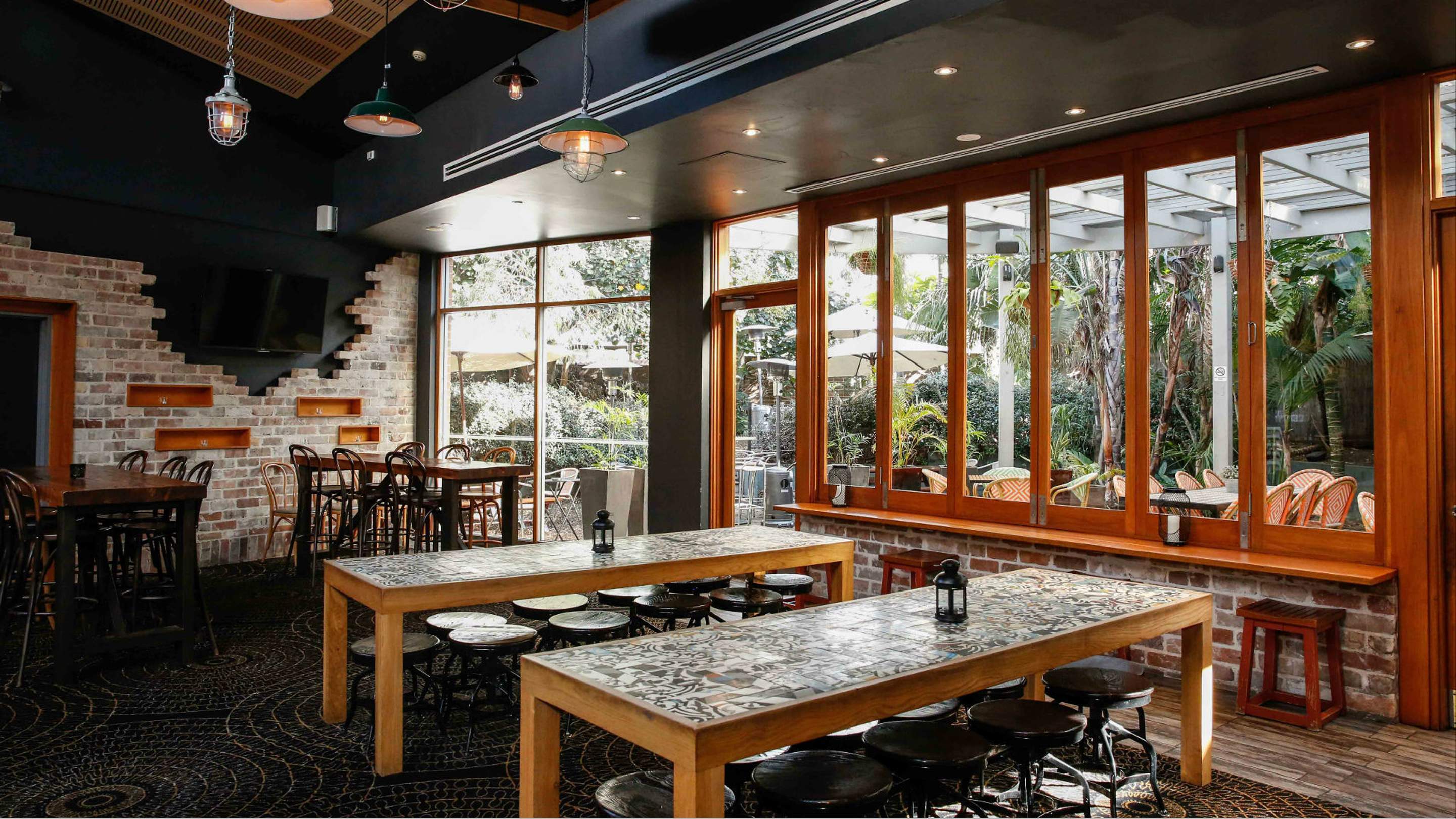 Golden Barley Hotel, Enmore Review