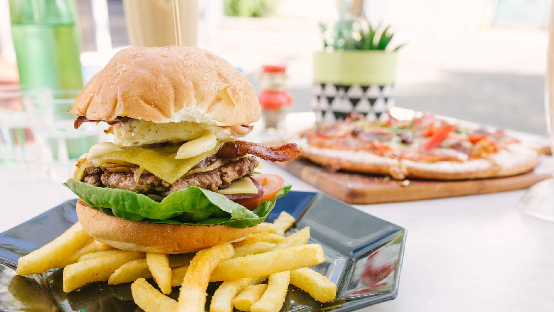 The Original Burger at Ohio Cafe - Concrete Playground