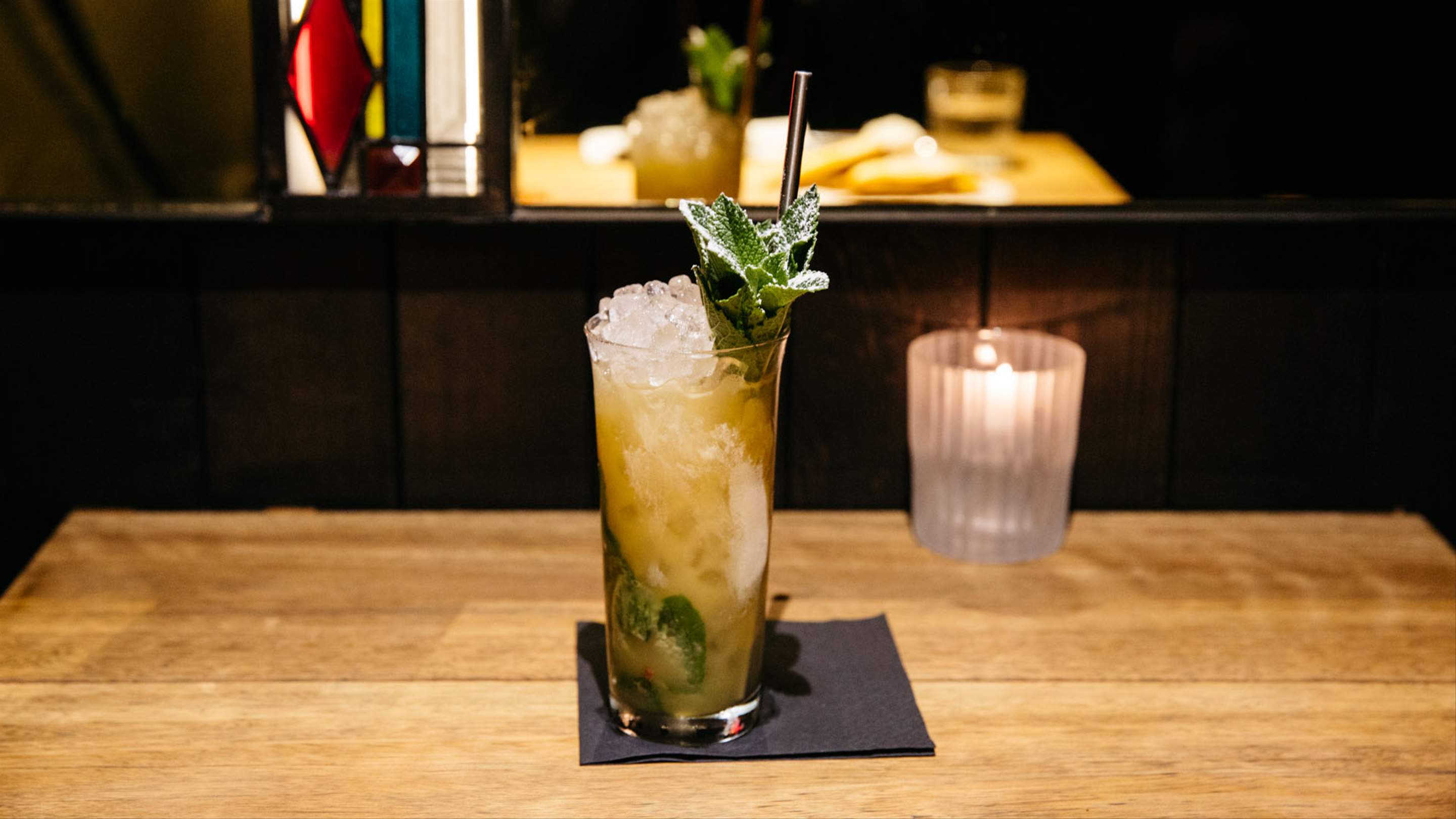 Arlechin, Melbourne Review