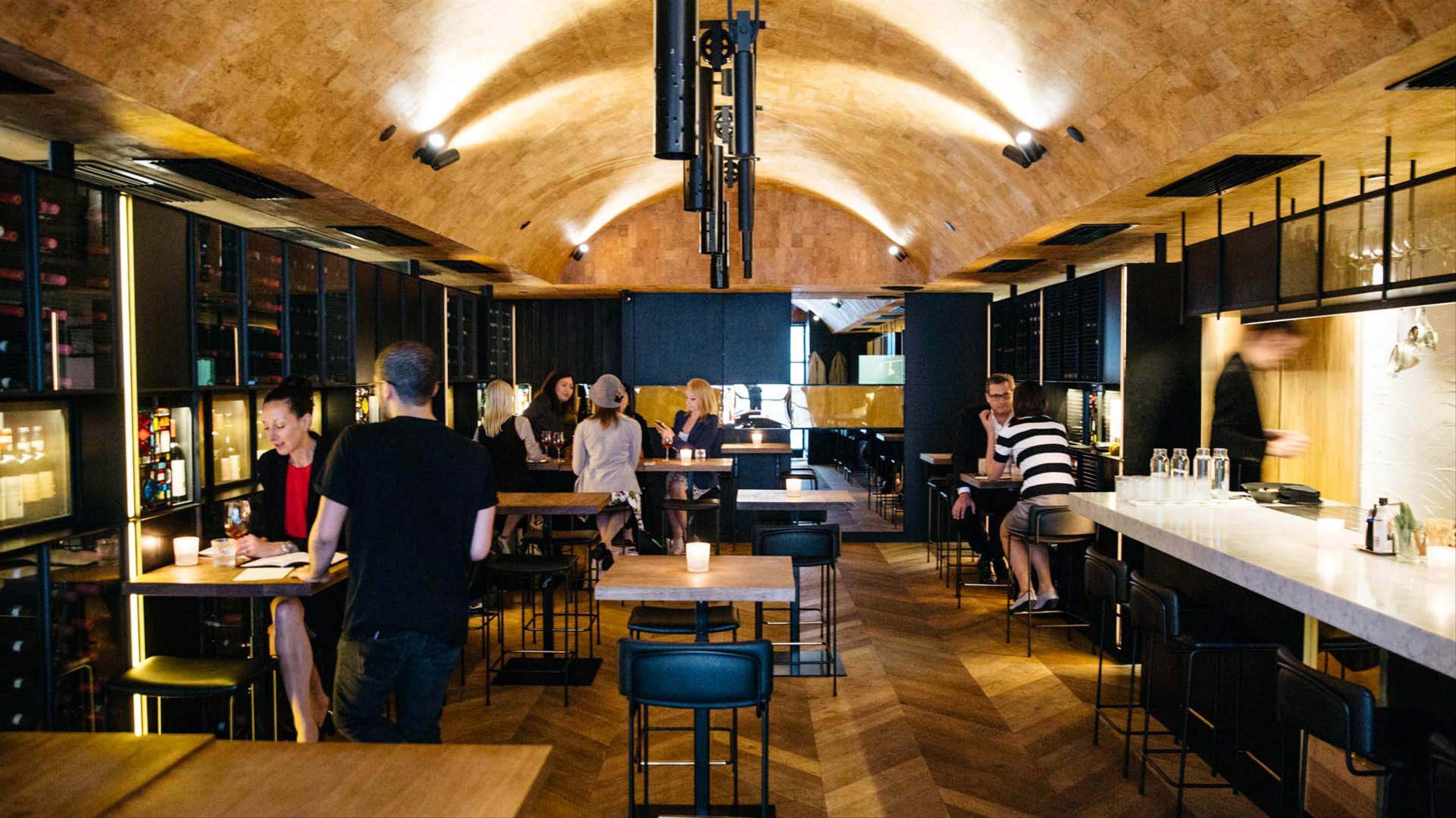 Arlechin, Melbourne Review