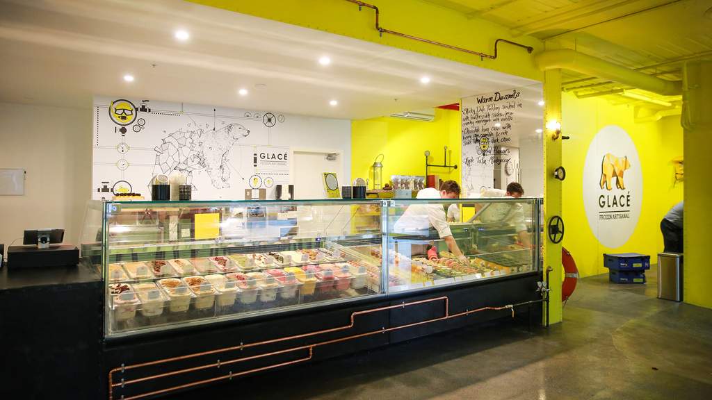 Glacé, Windsor Review