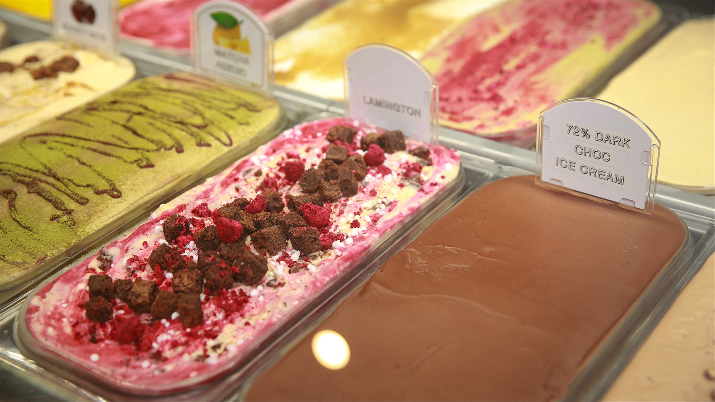 Glacé, Windsor Review