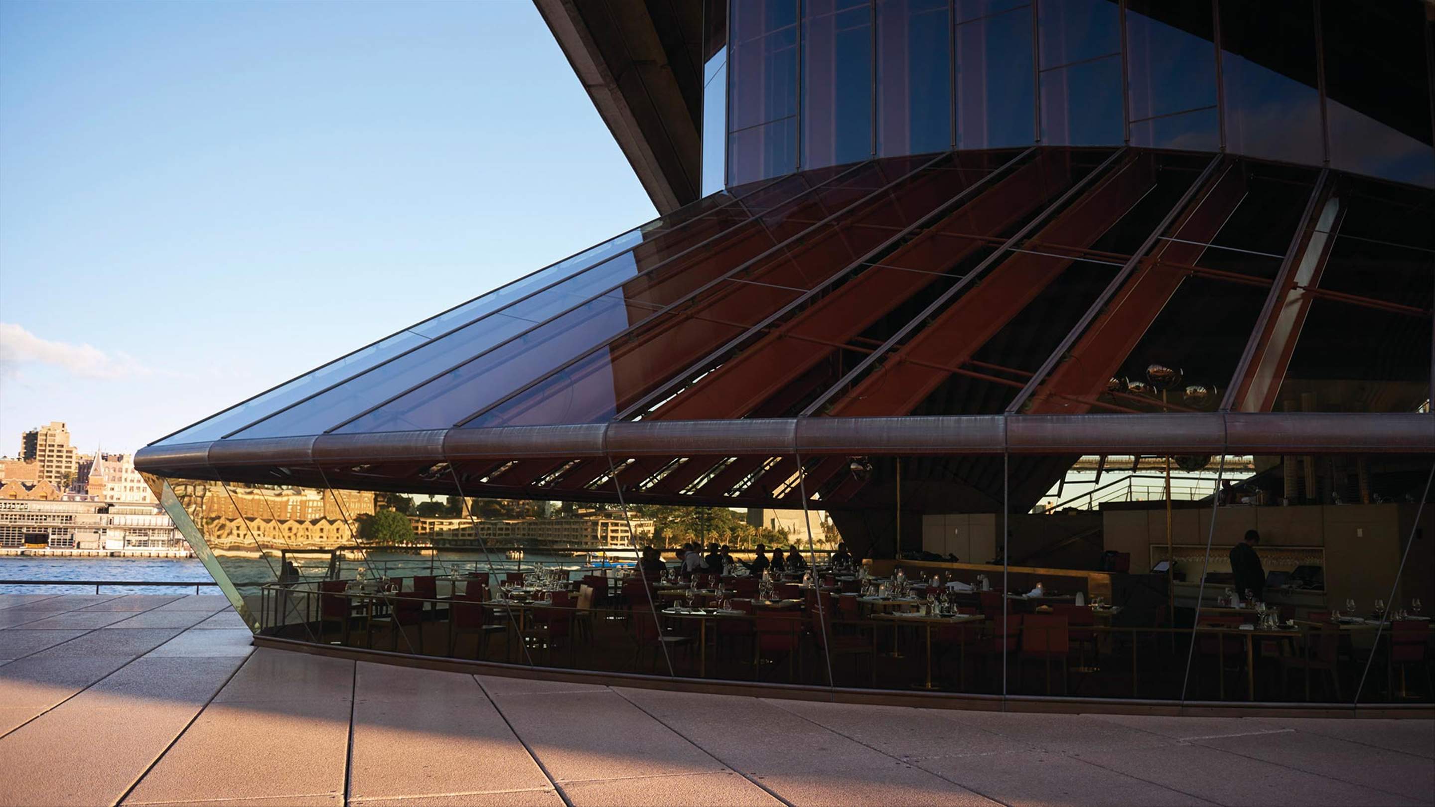 Bennelong, Sydney Review