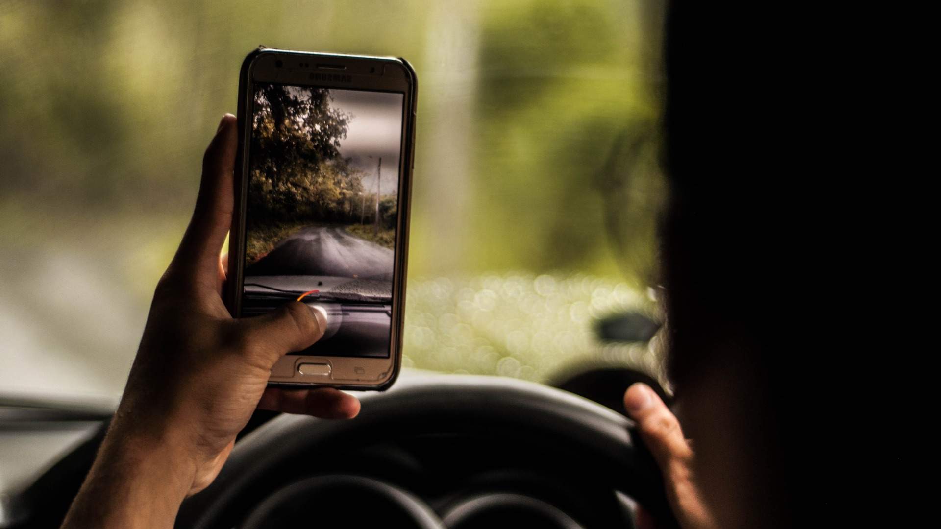 Cameras That Catch You Using Your Phone While Driving Are Supposedly ...