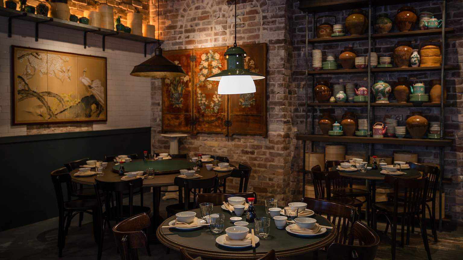 Queen Chow Manly, Manly Review