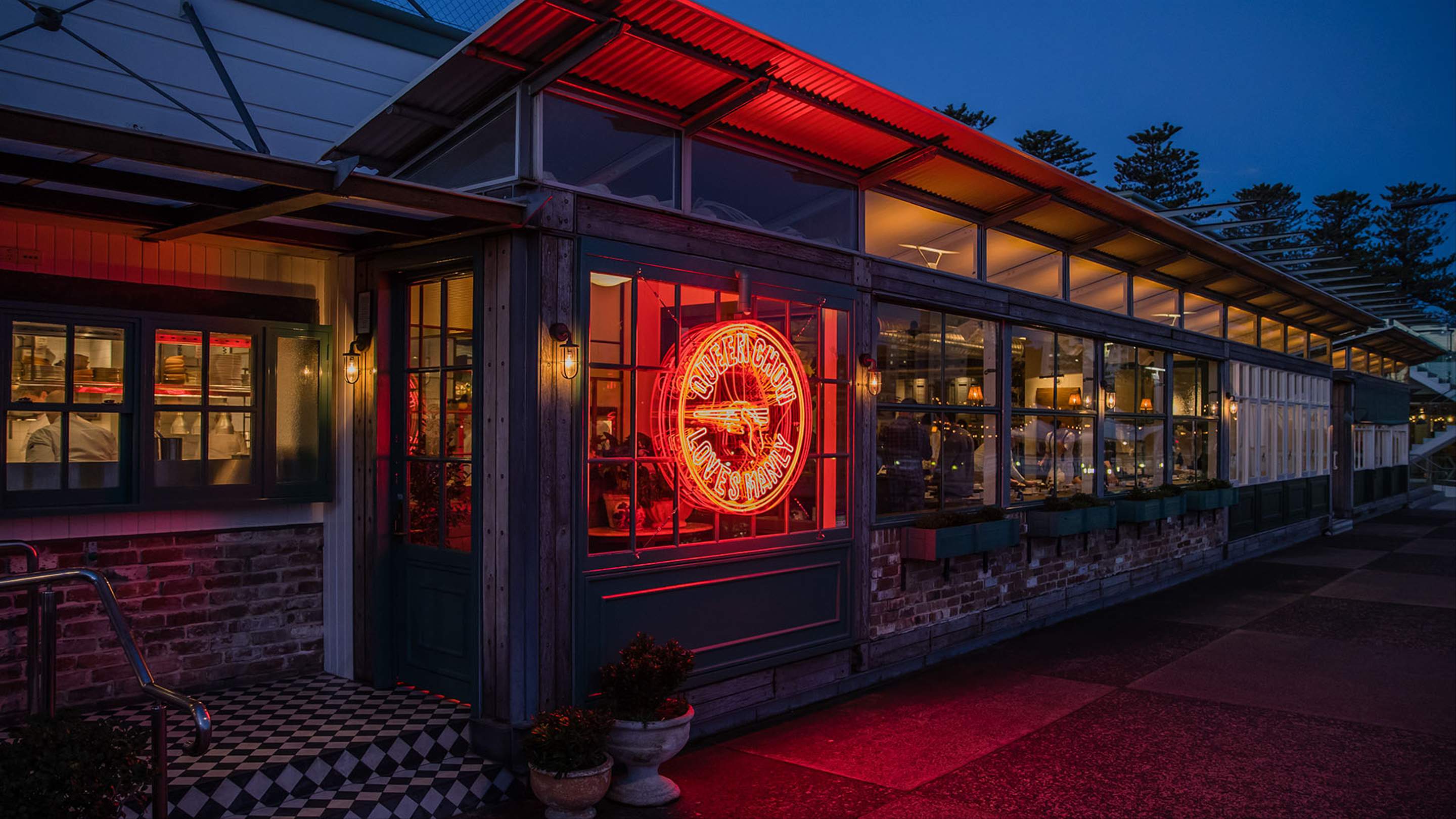 Queen Chow Manly, Manly Review