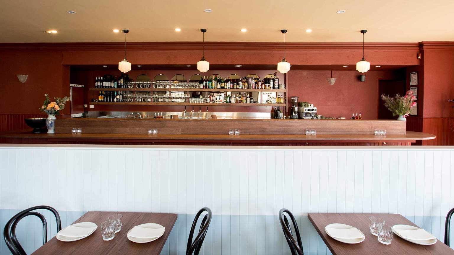 Capitano, Carlton Review