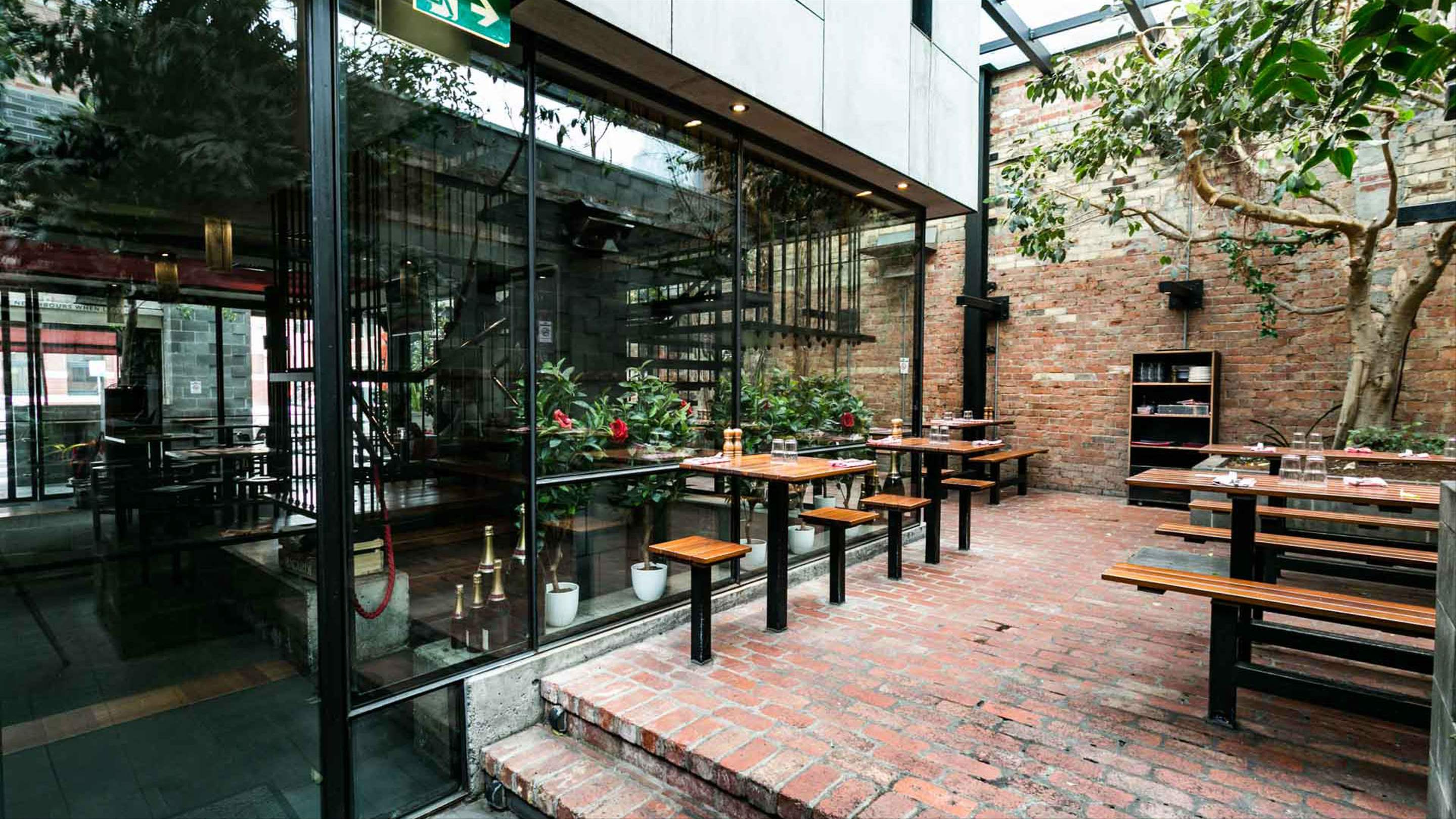 Royal Saxon, Richmond Review