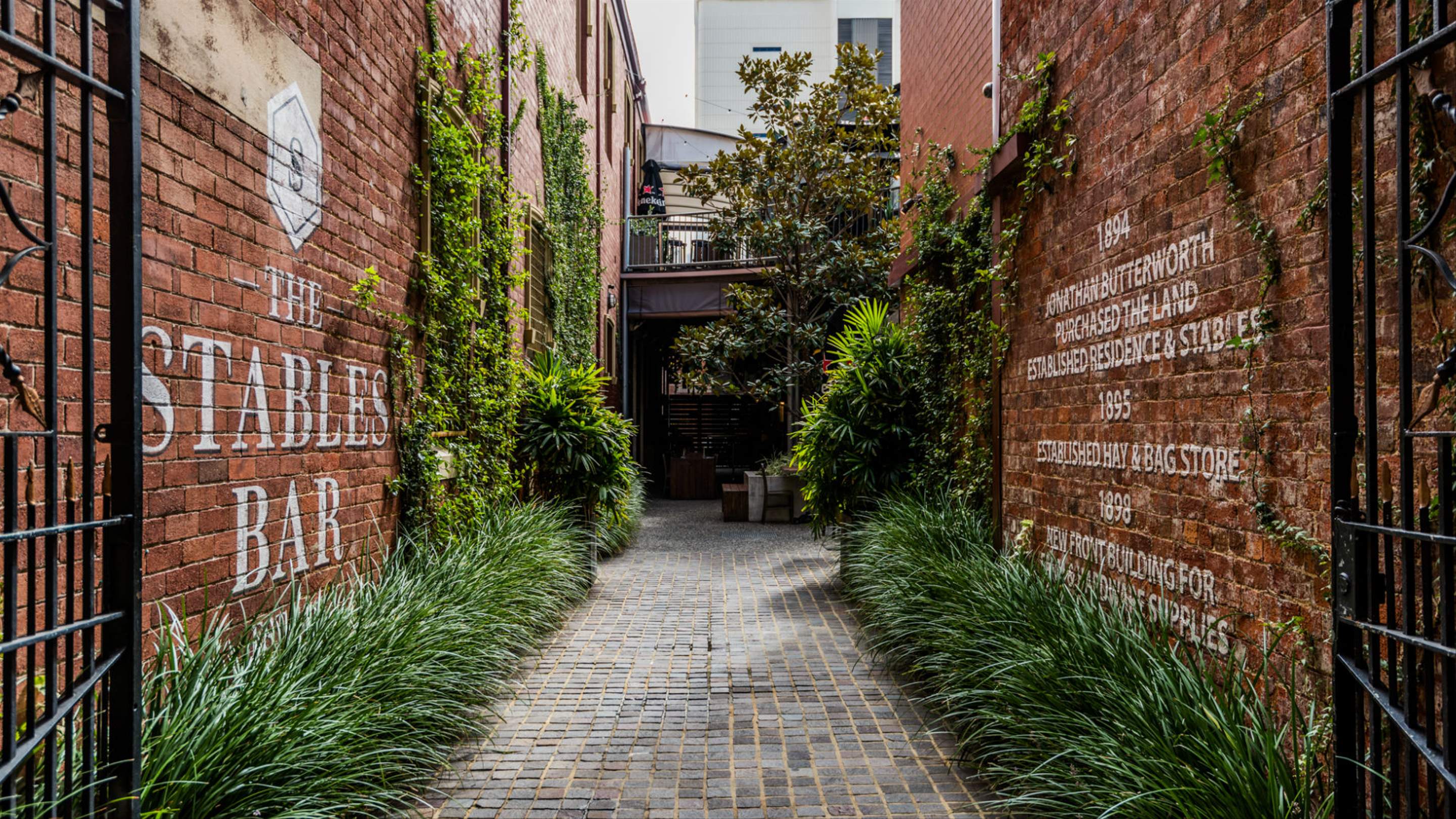 The Stables Bar, Perth Review
