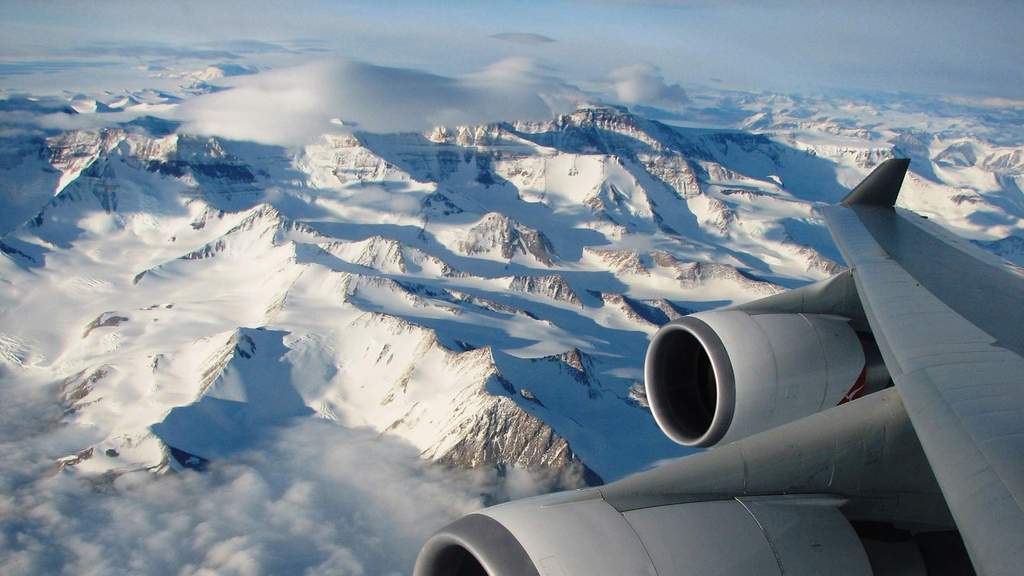 This Sight-Seeing Plane Tour of Antarctica Will Let You Day Trip Out of ...