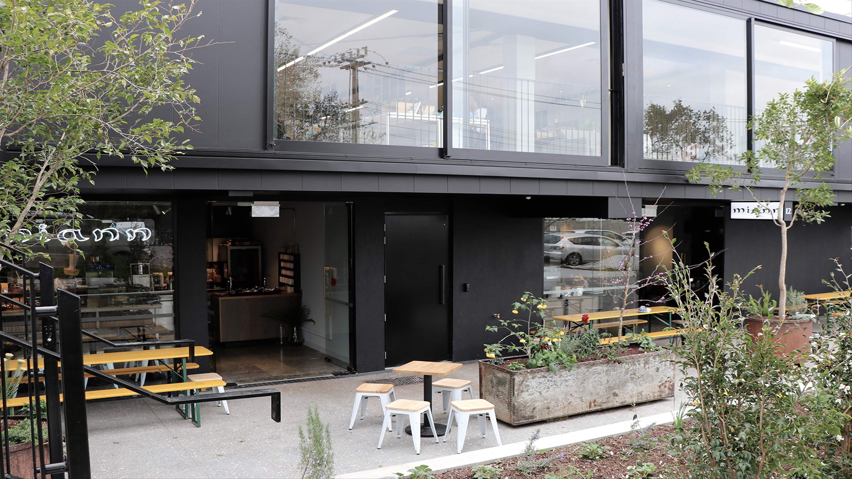 Miann Morningside, Sandringham Review