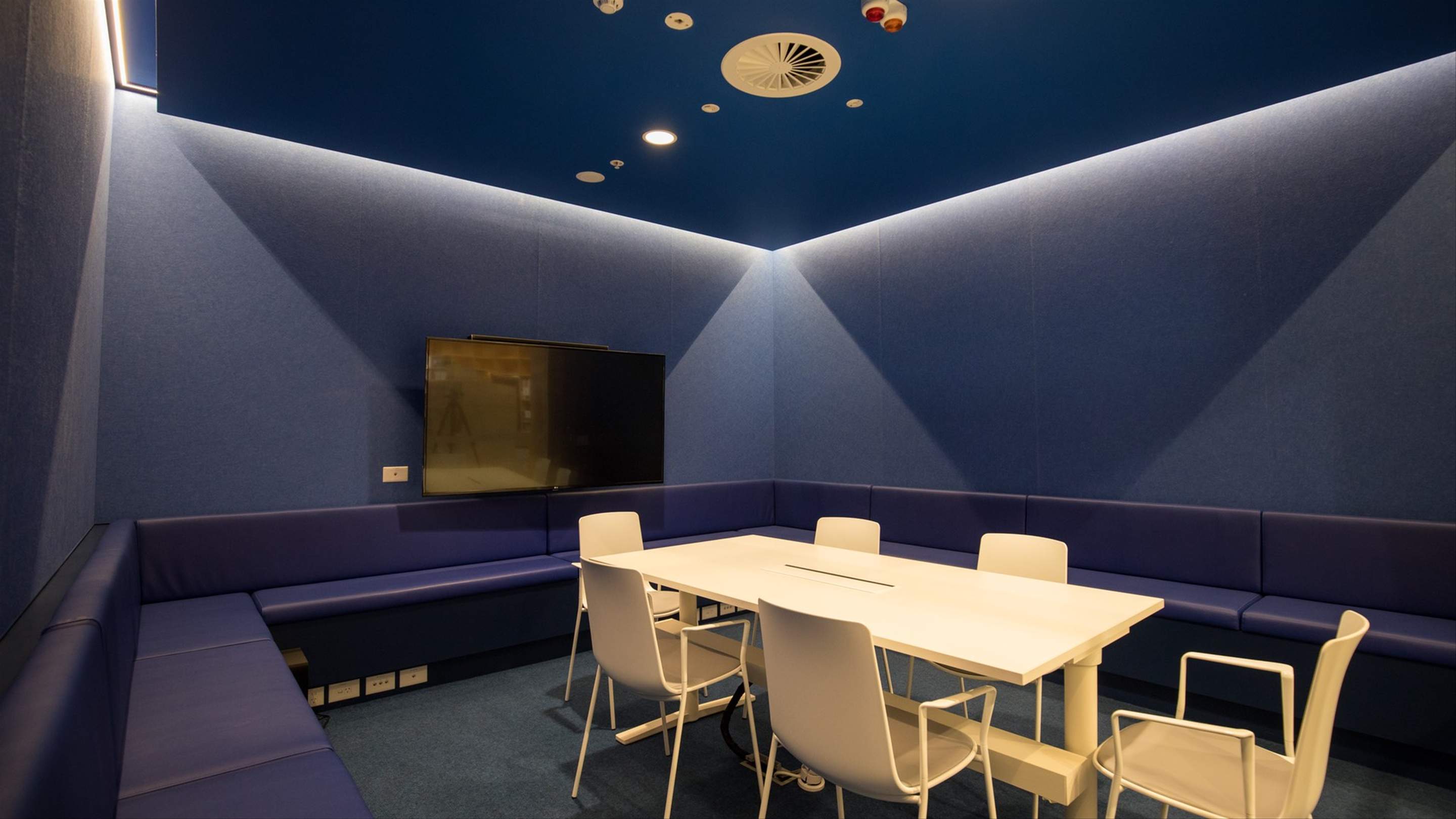 Green Square Has Scored a Futuristic New Library with a Plant-Filled ...