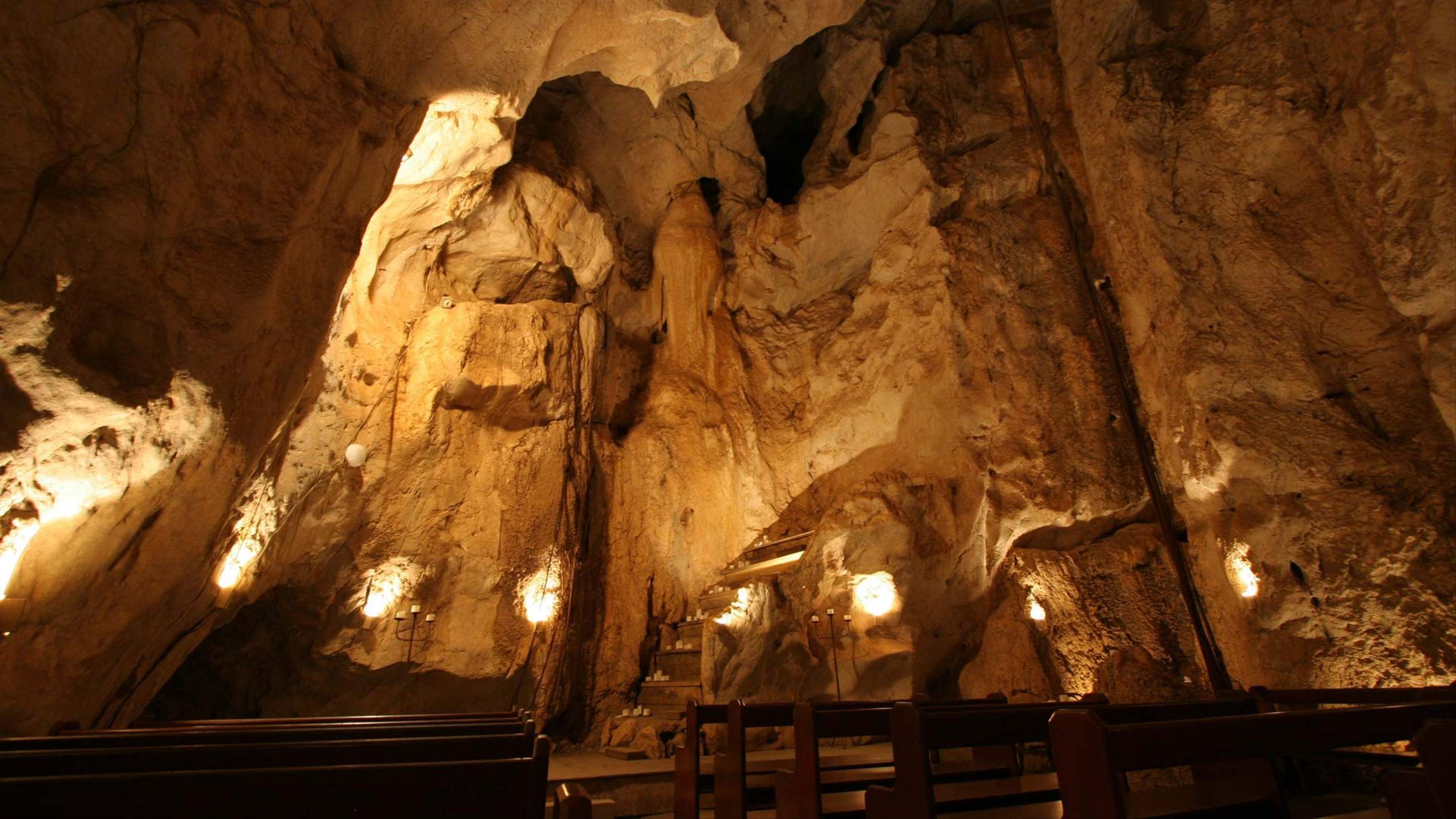 The Best Caves to Visit Near Brisbane and Beyond - Concrete Playground