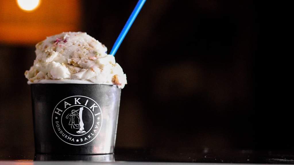 Hakiki, Newtown Review