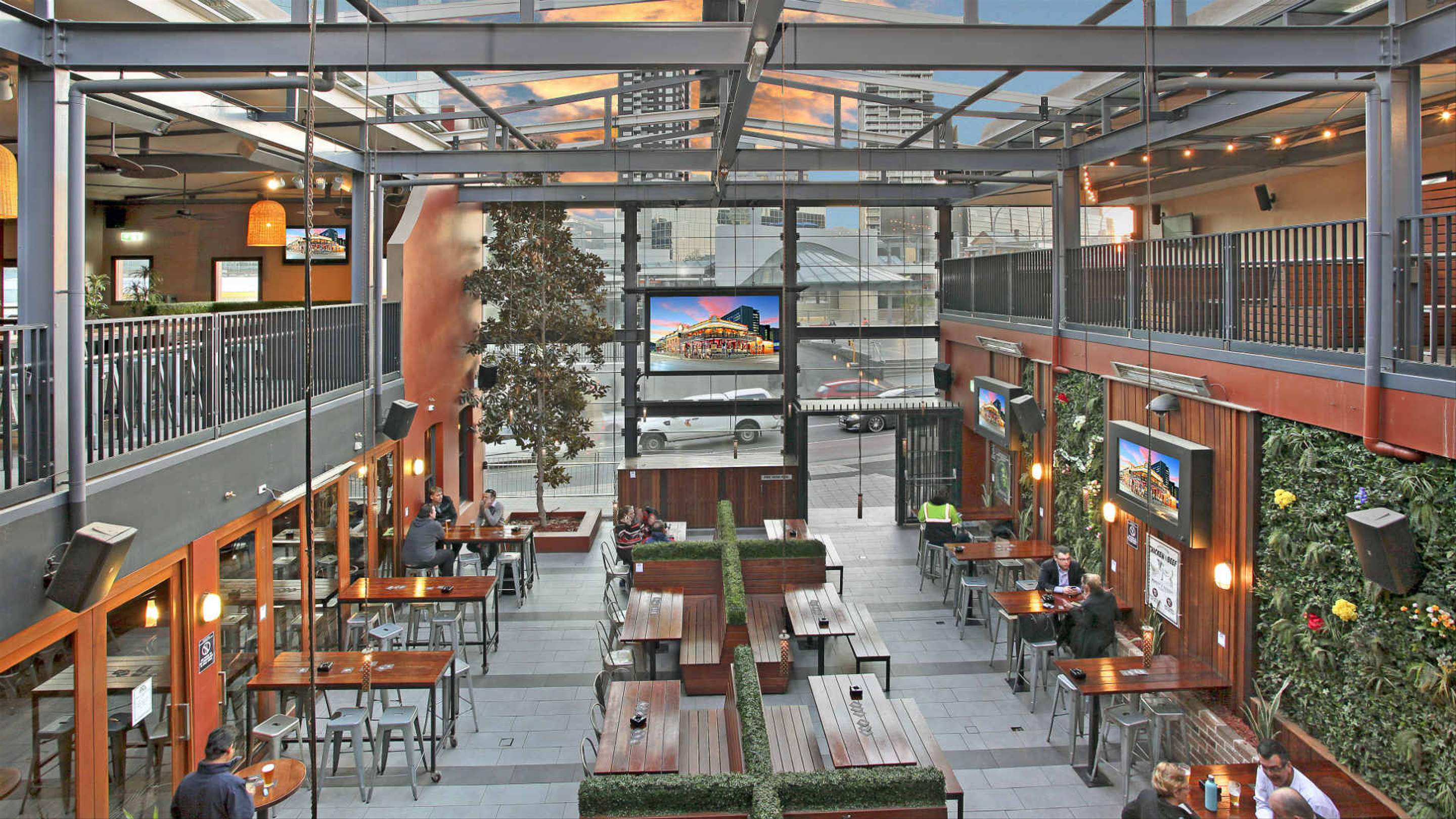 The Commercial Hotel, Parramatta Review