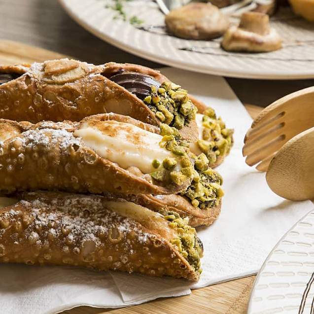 Cannoli Pop-Up Bar - Concrete Playground