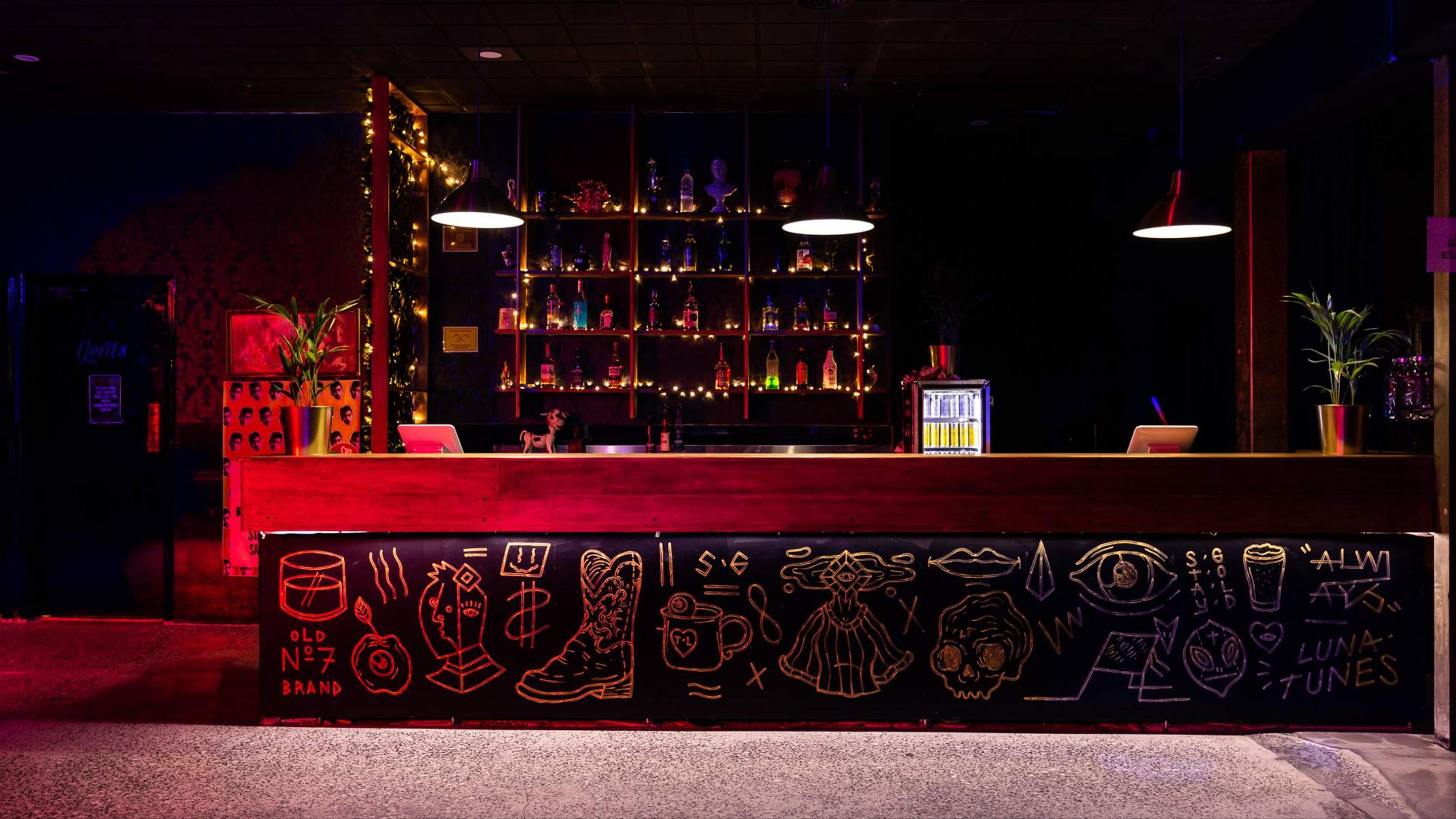 A New Late-Night Barbecue Diner Has Opened in the Front Bar of ...