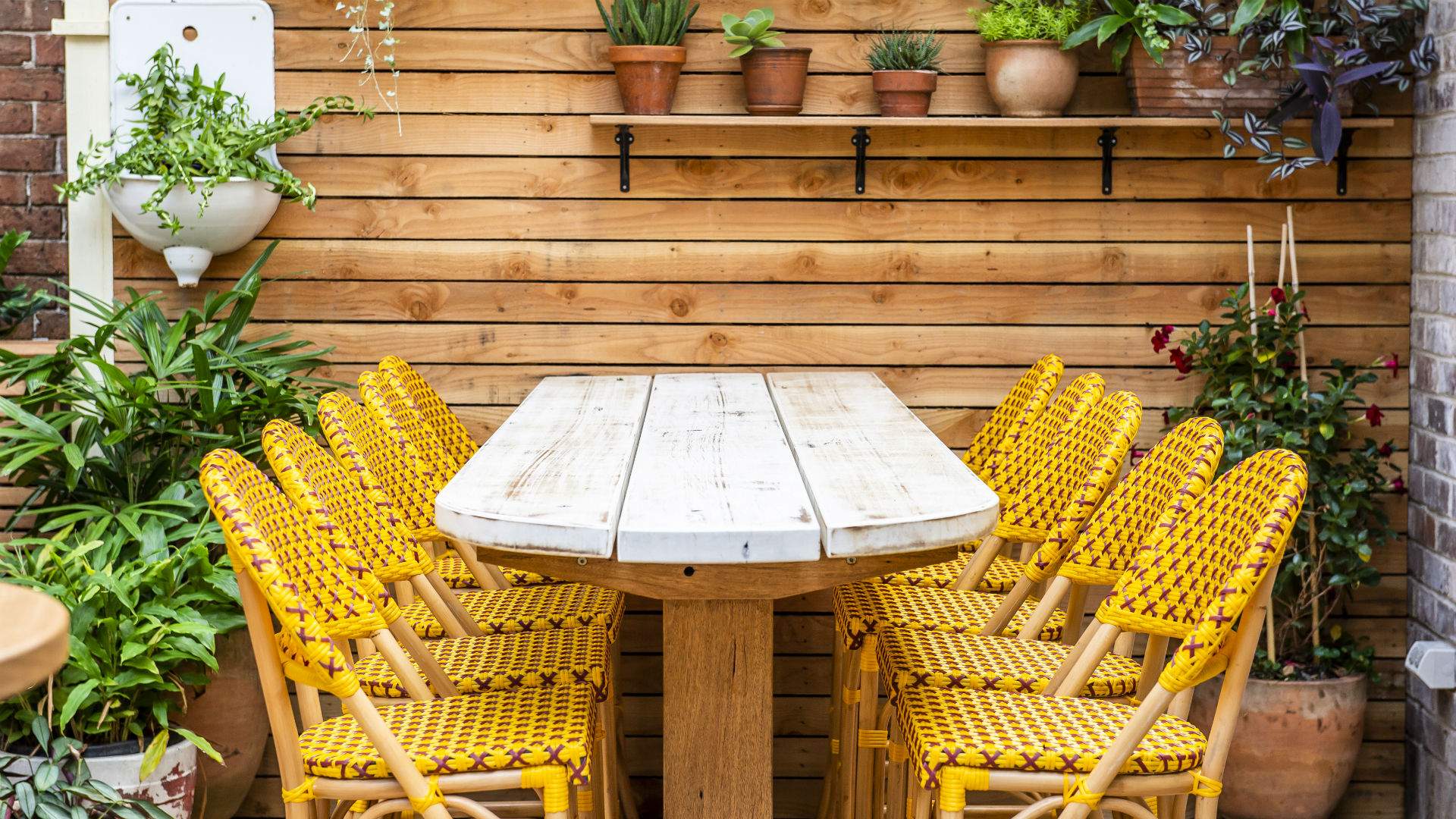 The Glebe Hotel, Glebe Review