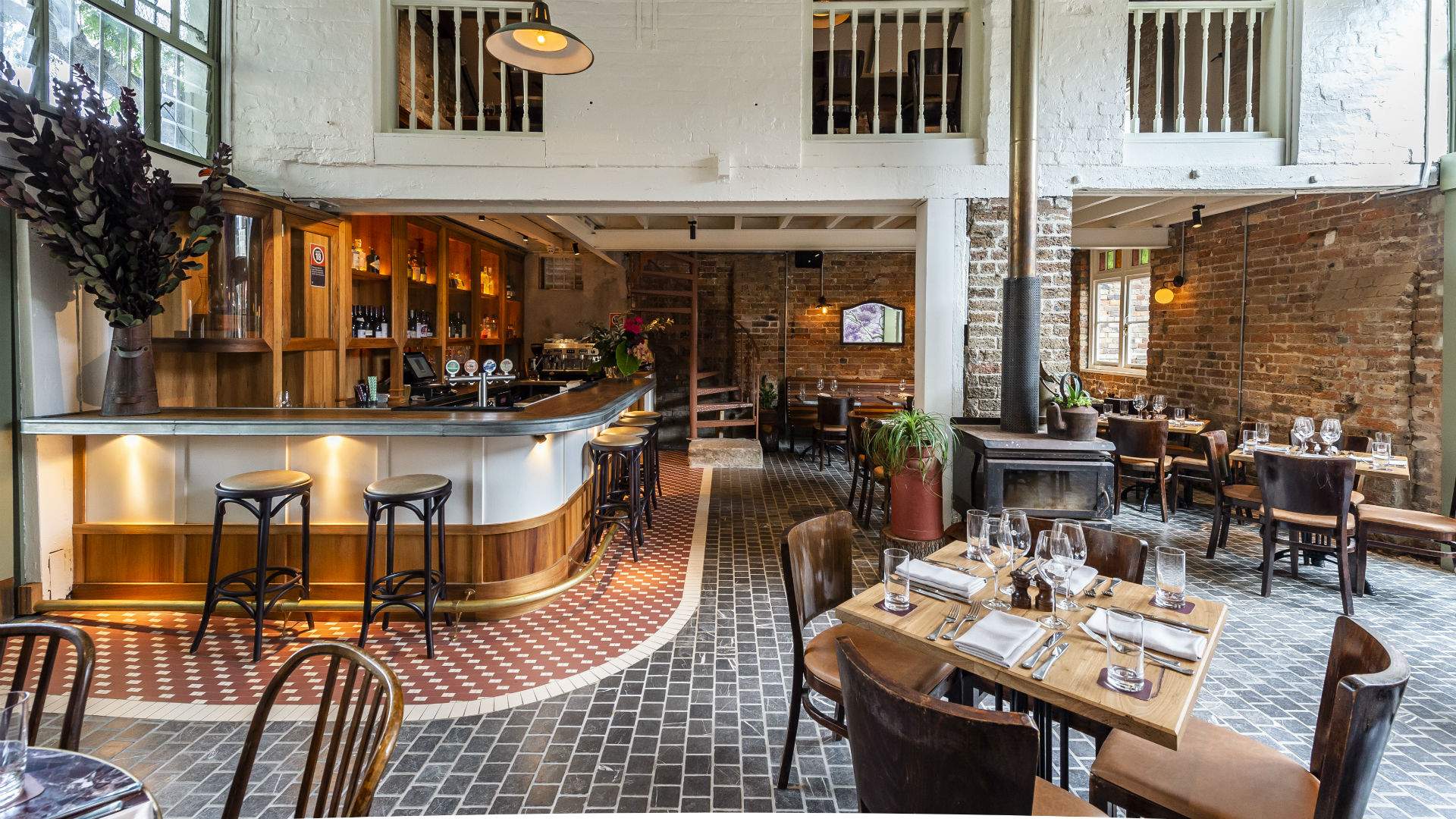 The Glebe Hotel, Glebe Review