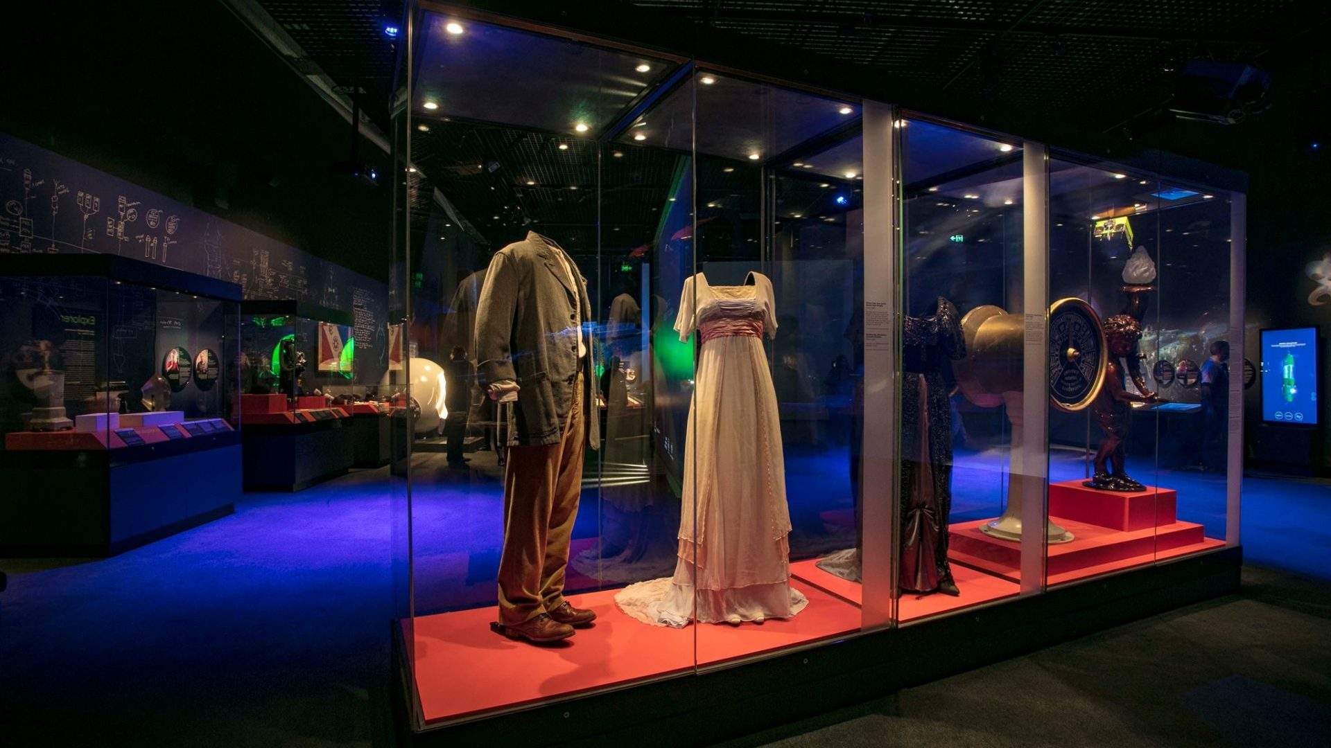 James Cameron's Huge Immersive Deep Sea Exhibition Is Coming to New ...