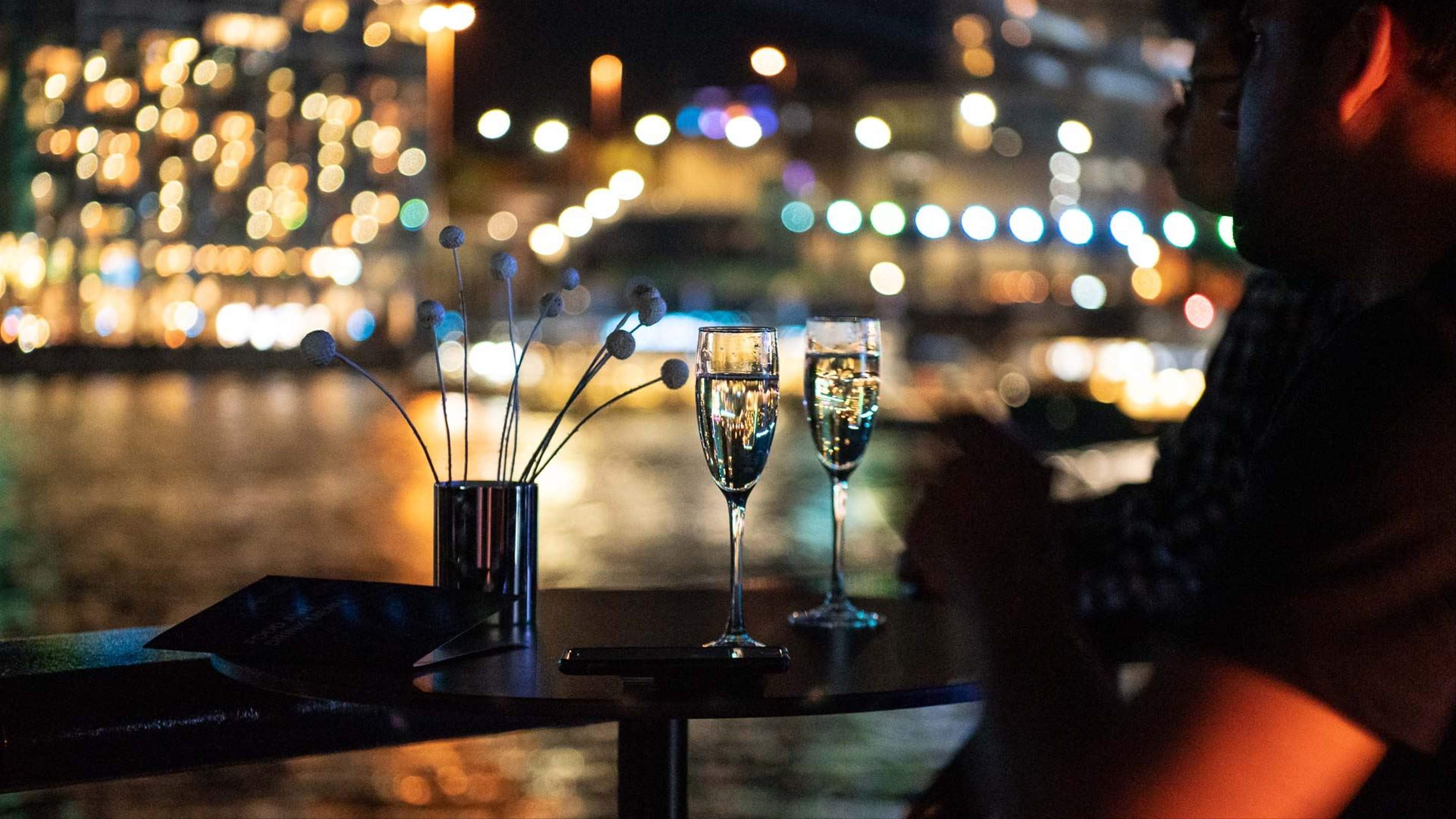 A Look Inside The American Express Vivid Lounge - Concrete Playground