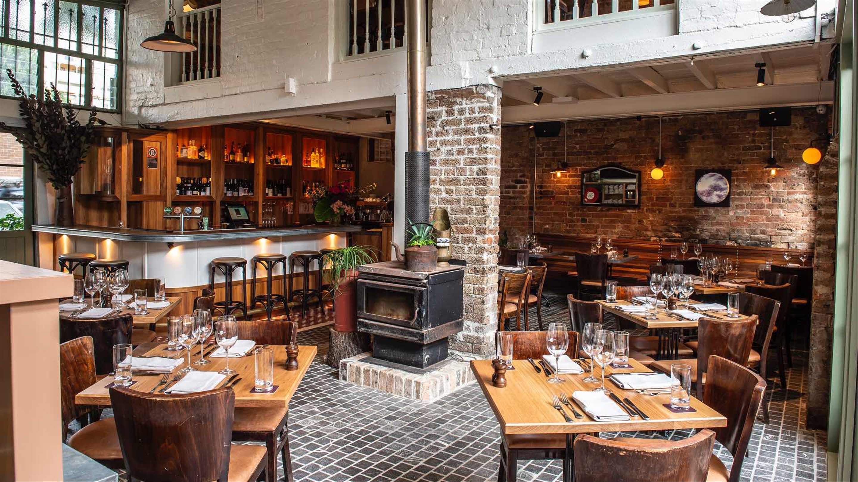 The Glebe Hotel, Glebe Review