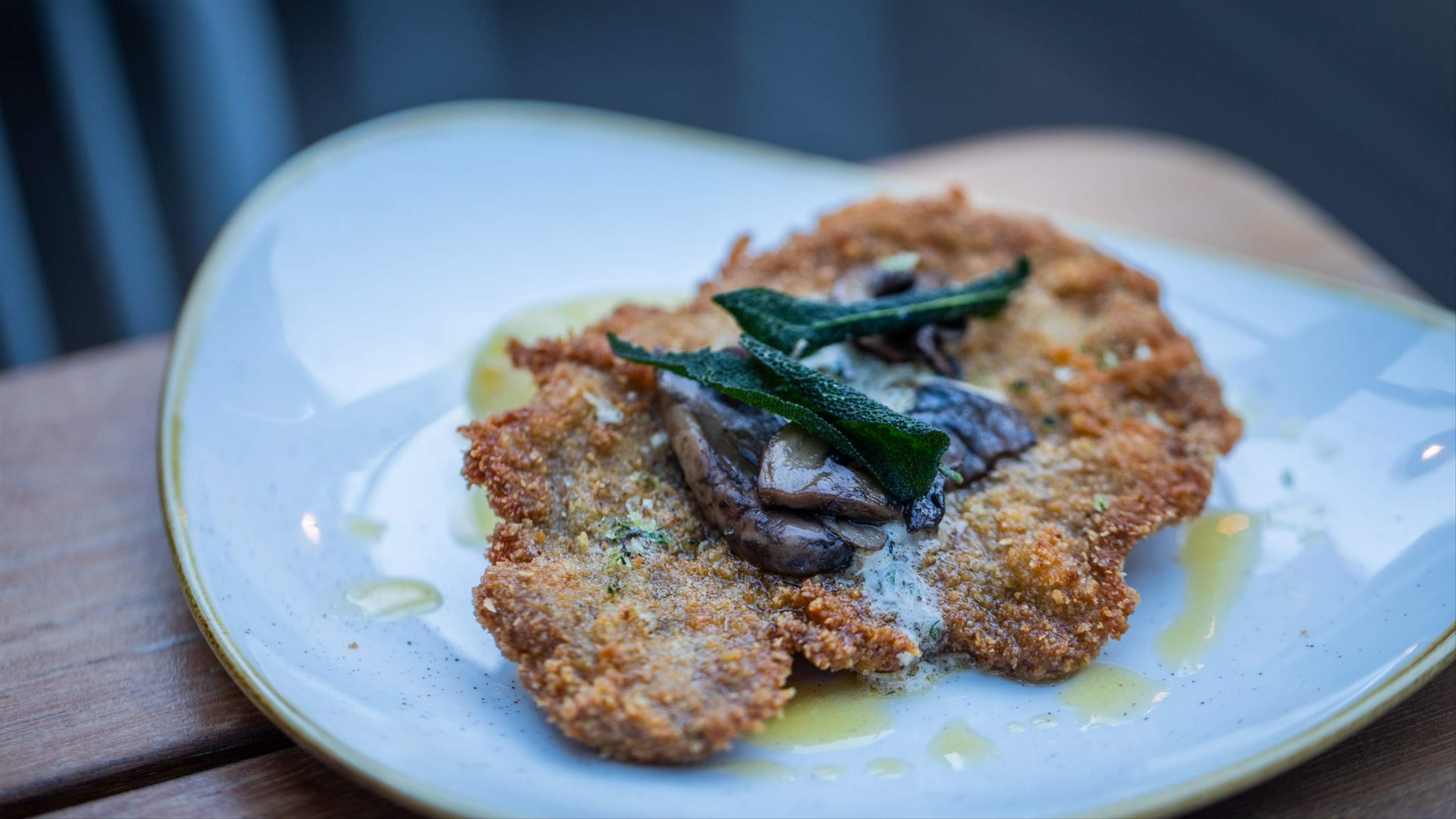 The Toxteth Hotel, Glebe Review