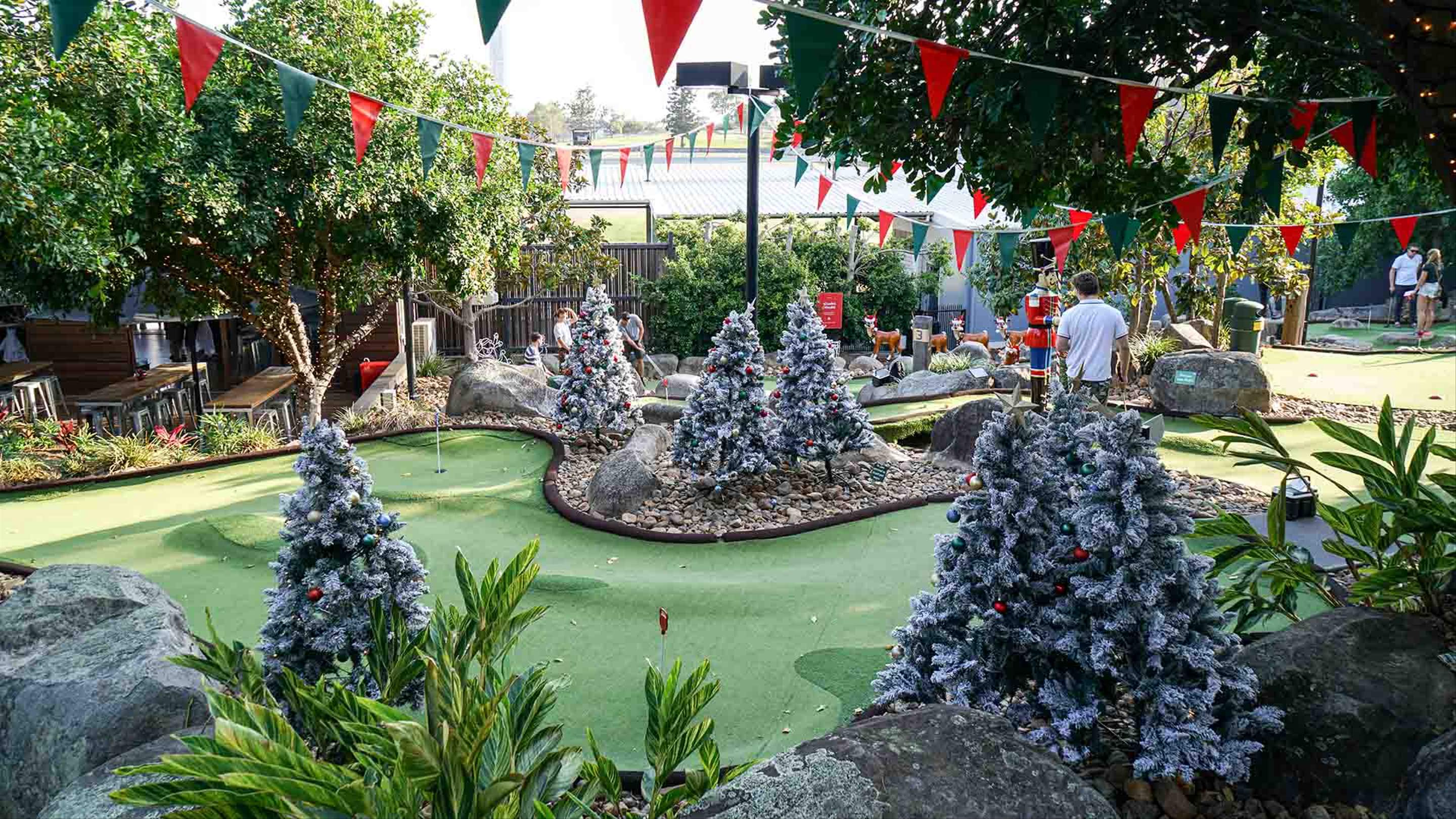 Victoria Park Is Bringing Back Its Christmas-Themed Mini Golf Course to ...