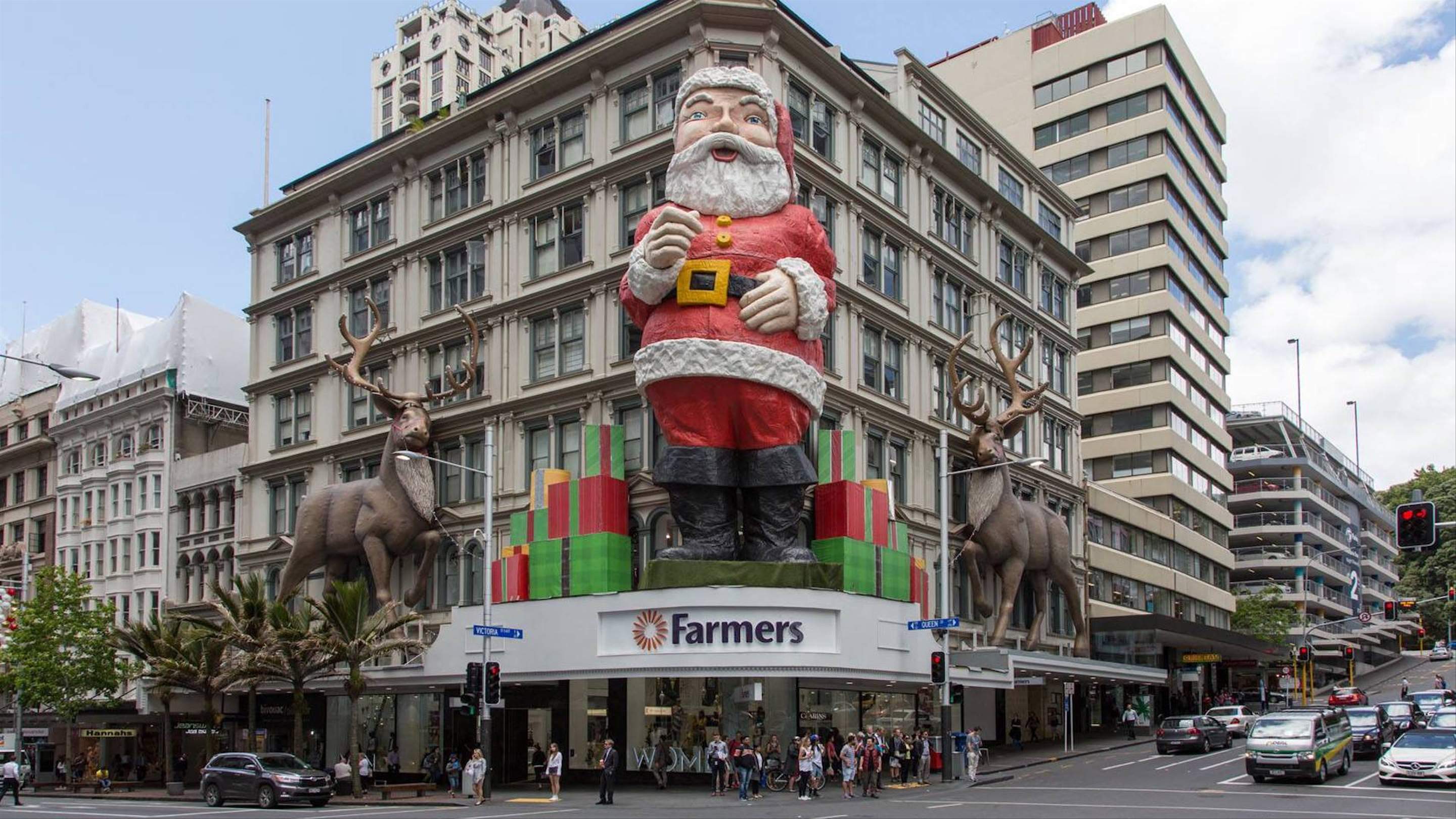 This Christmas Will Be the Last for Auckland's Iconic Giant Santa ...