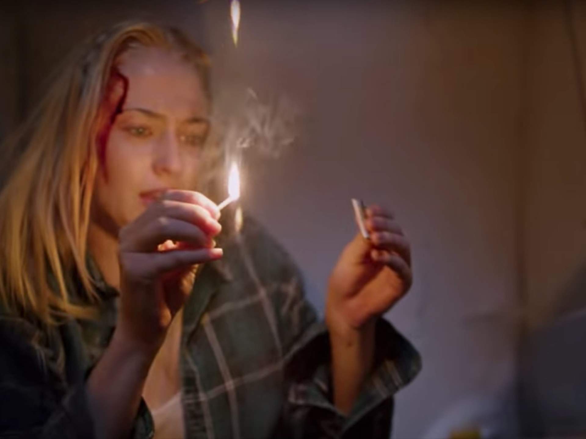 Anna Kendrick Smoking Cigarettes