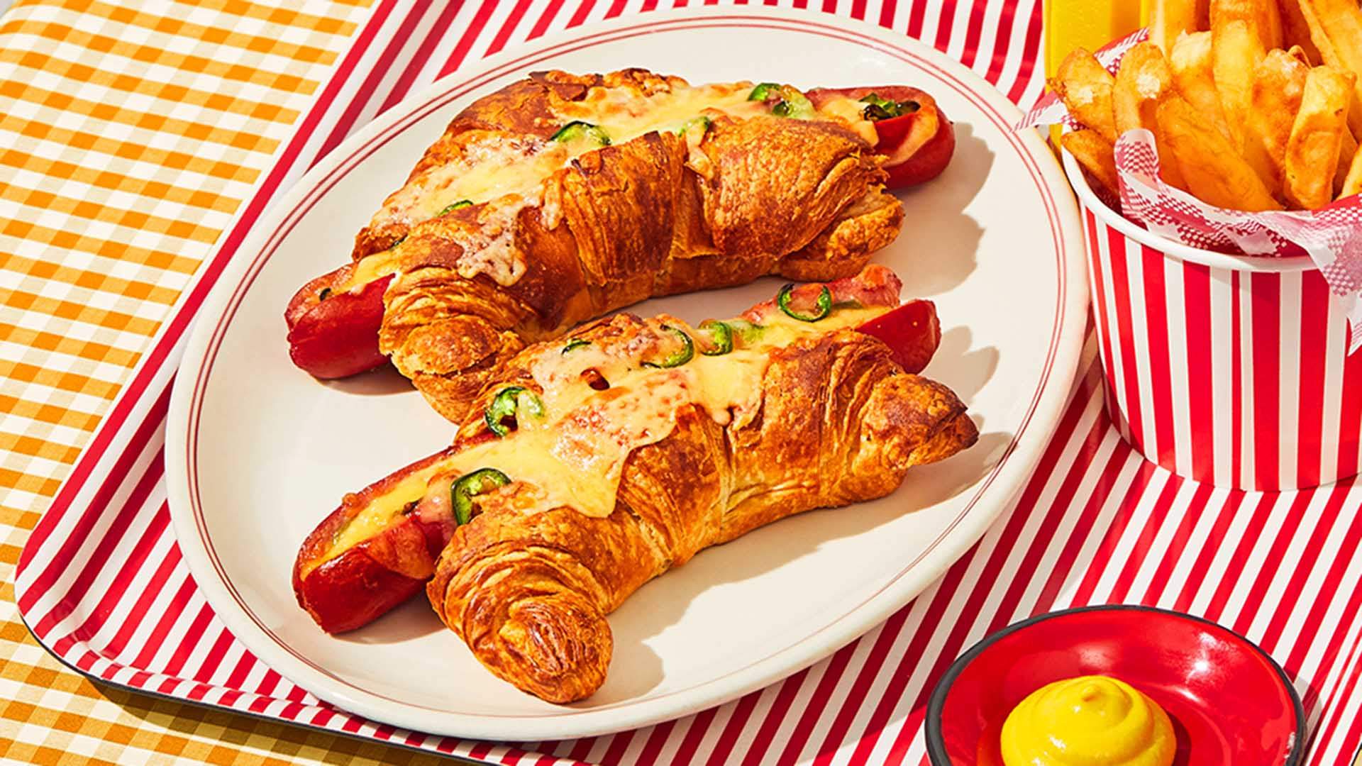 Menulog Is Now Delivering Dishes from Snoop Dogg's 'From Crook to Cook ...