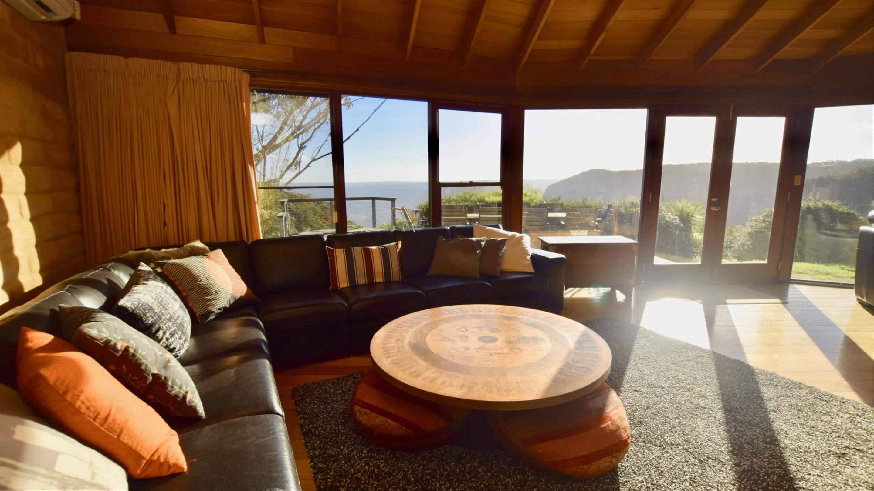 Fifteen of the Best Places to Stay in the Blue Mountains